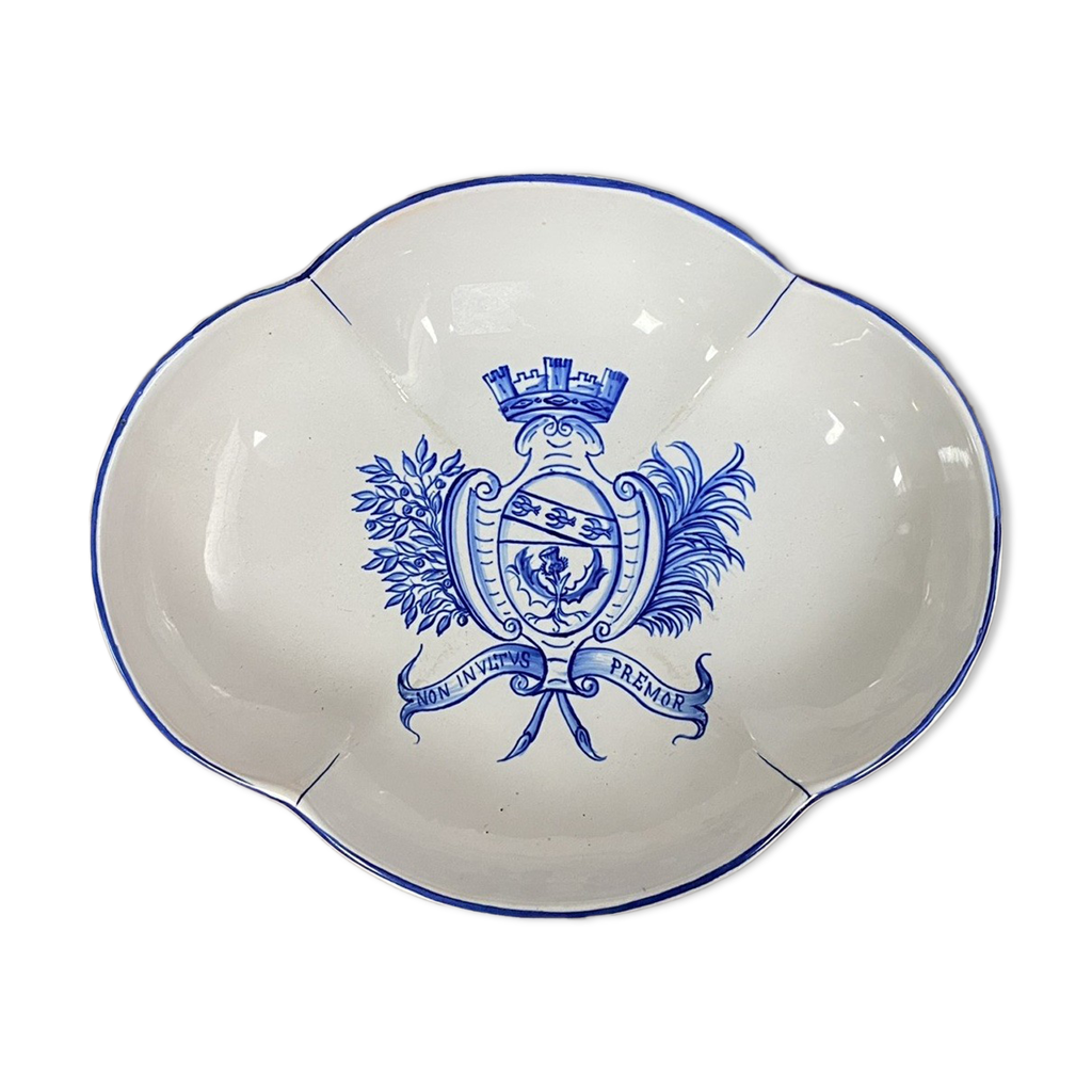 Plat a rebords Modèle de blason aux armes de la famille Berthier de ...