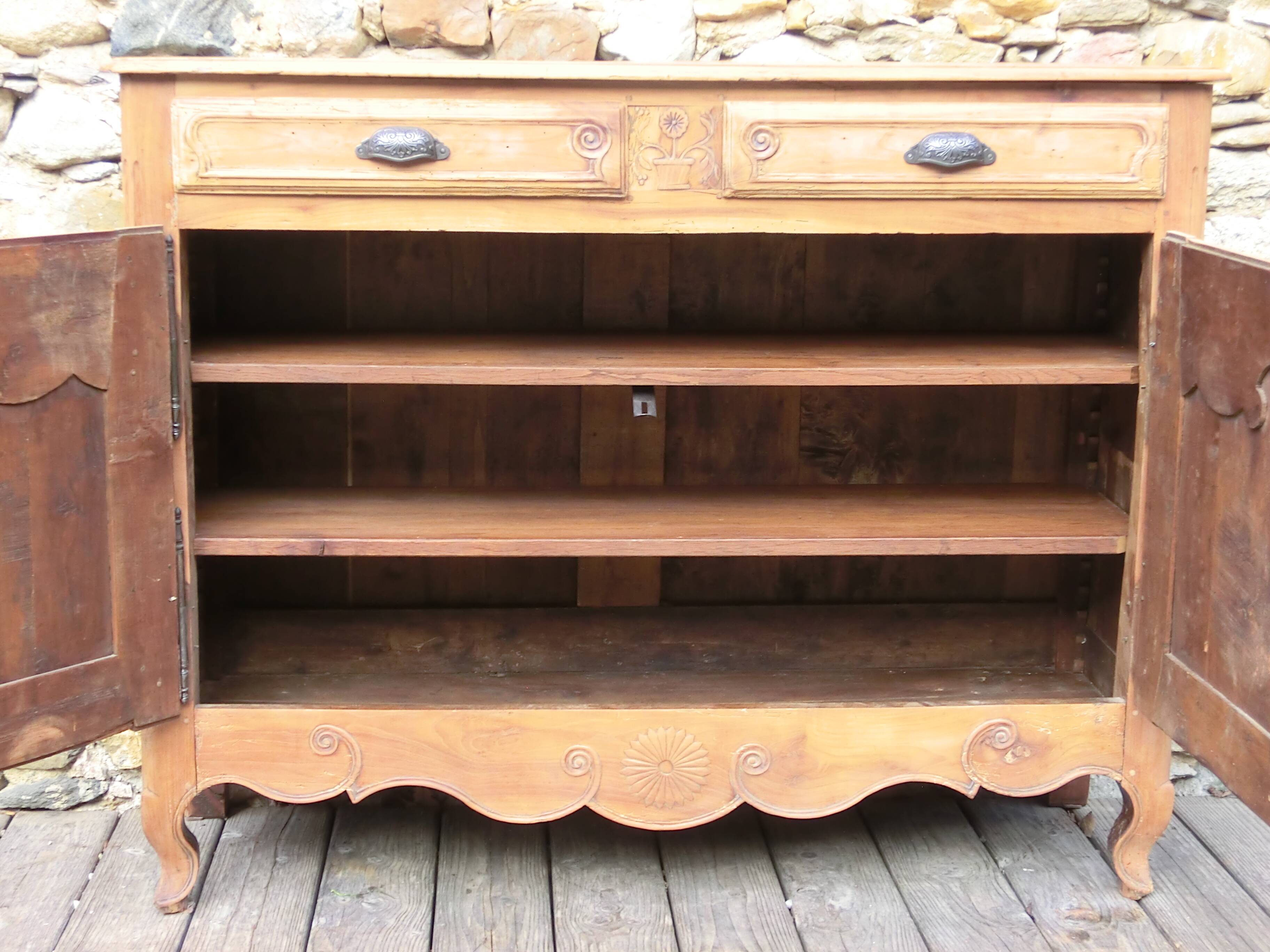 Ancien buffet de campagne massif - Style Louix XV | Selency