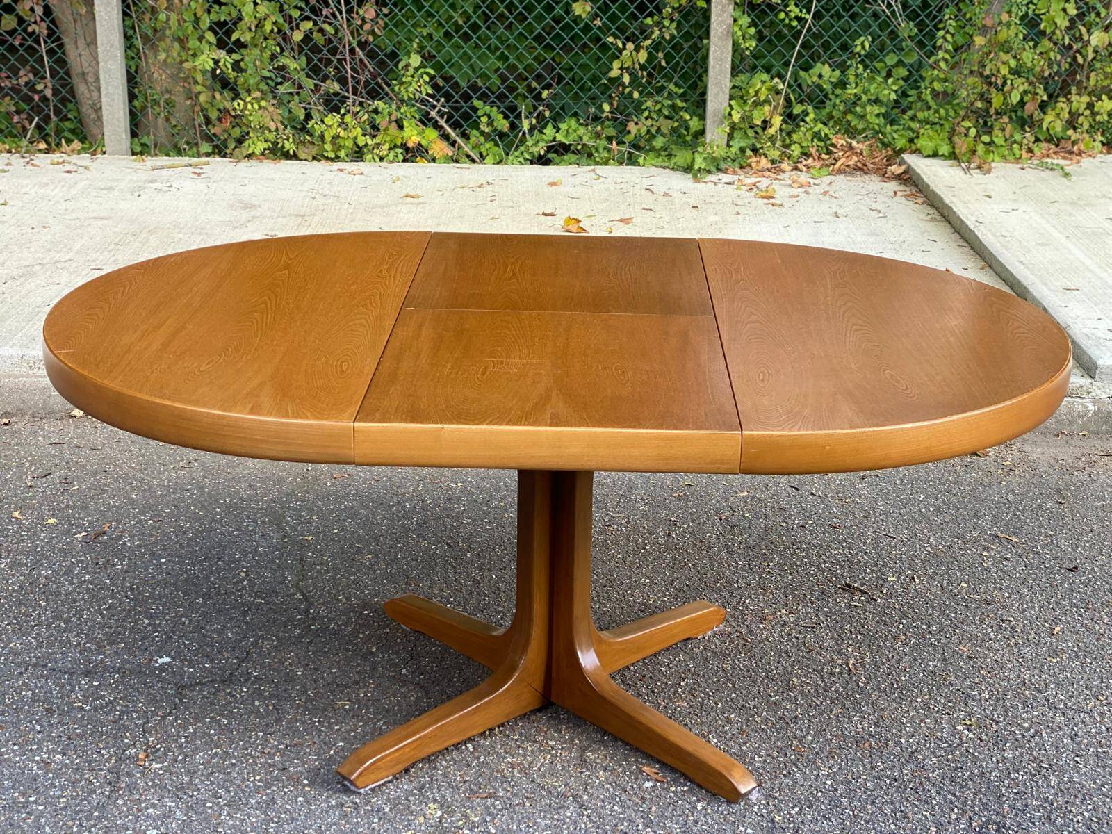 Table à manger scandinave ronde extensible Baumann pied central 1960 en ...