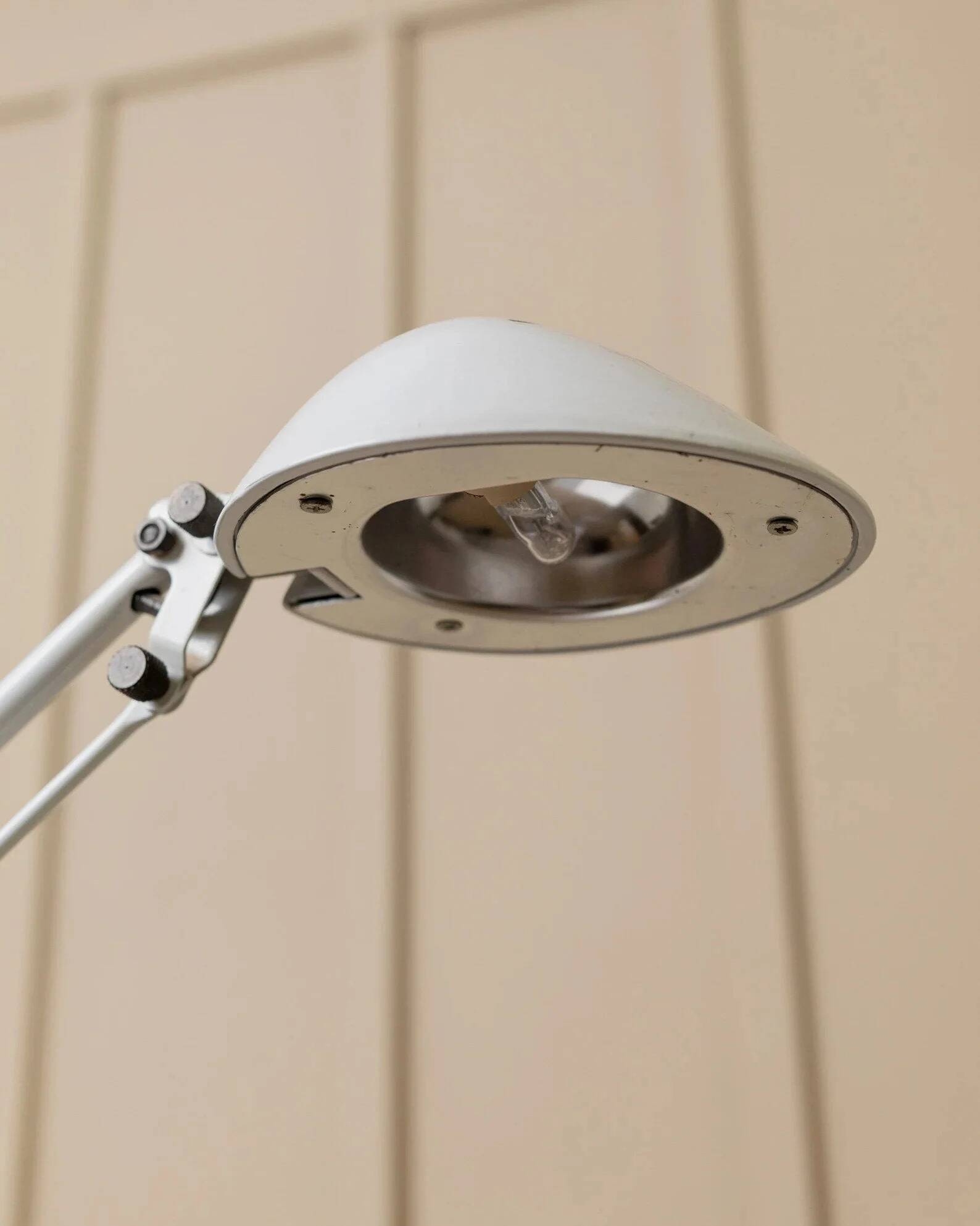 Lampe de table Halo Balance en métal blanc Stilplast d'Italie - Design ...