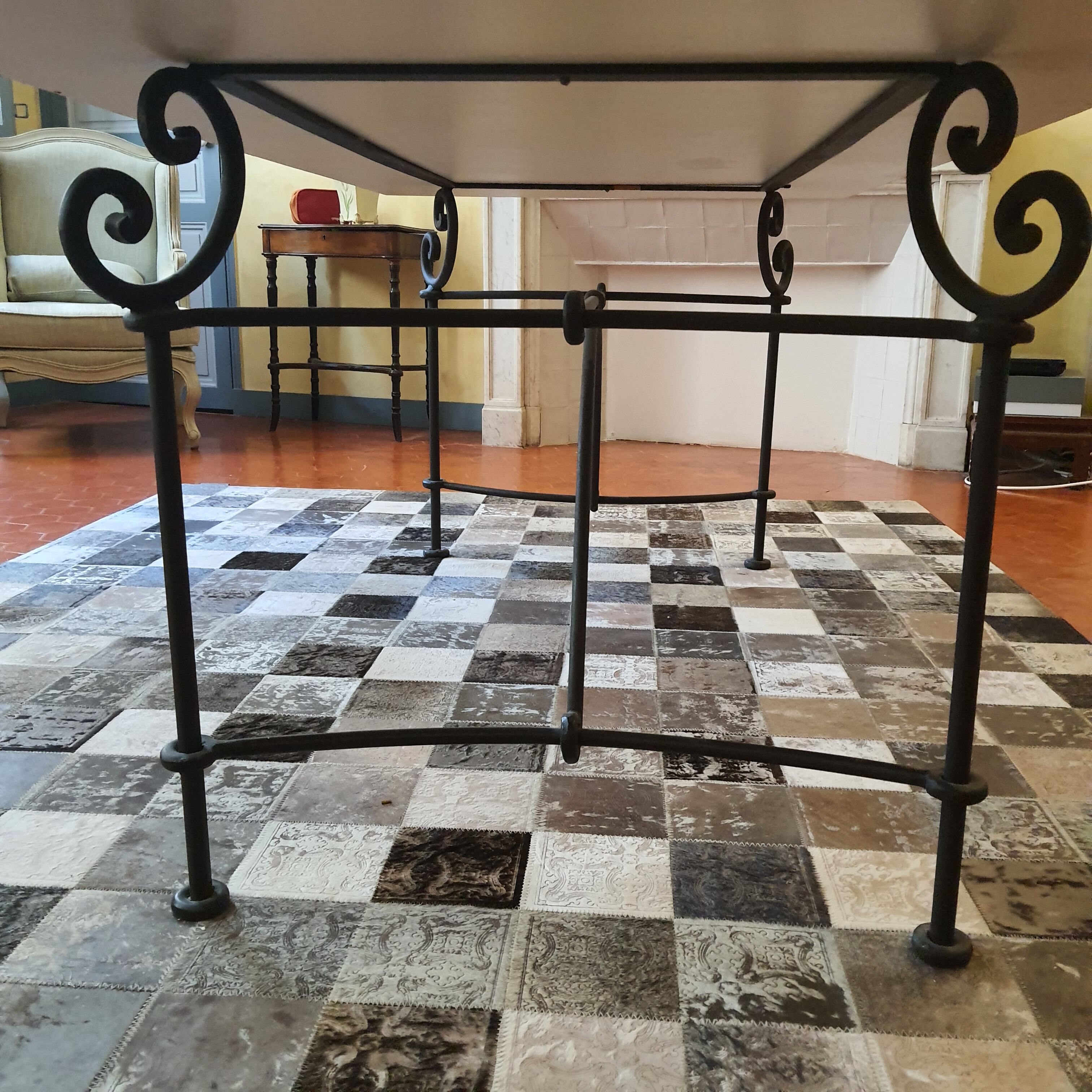 Salle à manger provençale patinée, table and 6 chaises | Selency