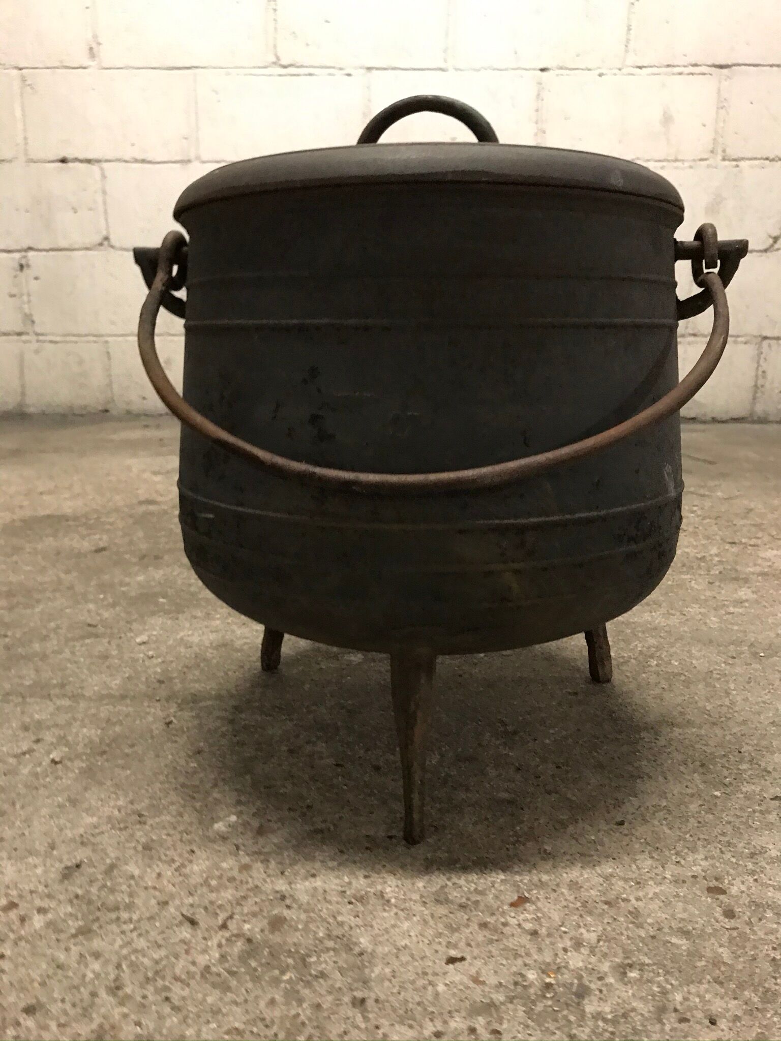 Ancien chaudron en fonte marque Chappée | Selency