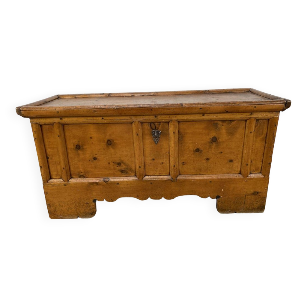 Ancien coffre de mariage savoyard - 18ème siècle | Selency
