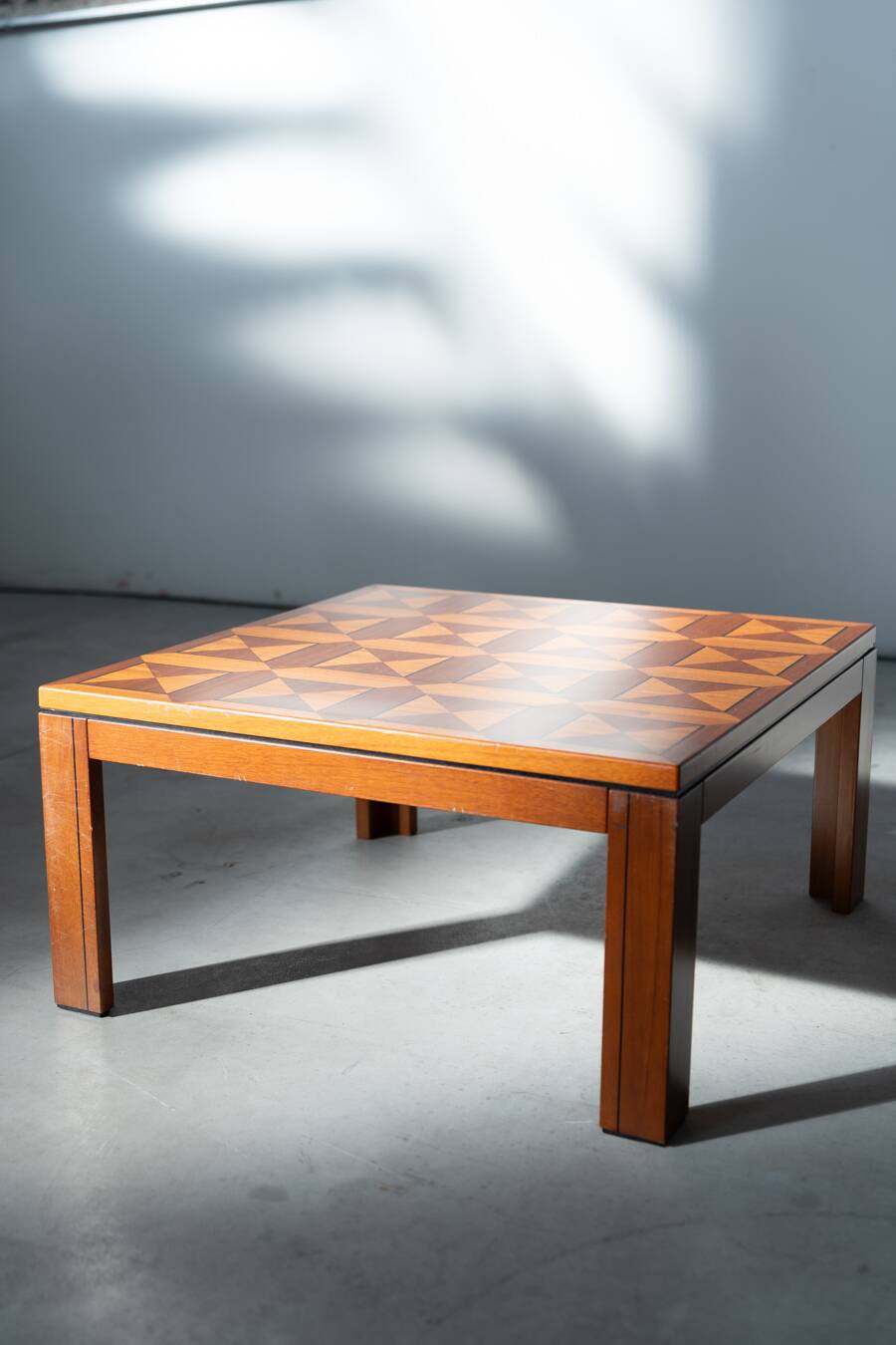 1970s "Fox Hunt" Design Cherry Wood Inlaid Coffee Table | Selency