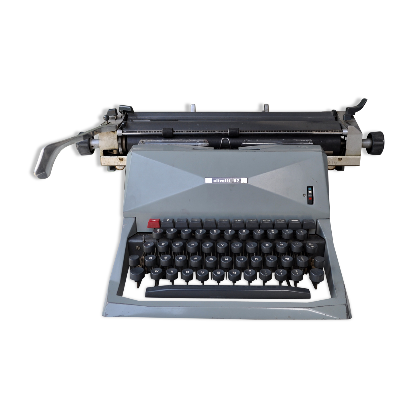Vintage typewriter Olivetti 82 | Selency