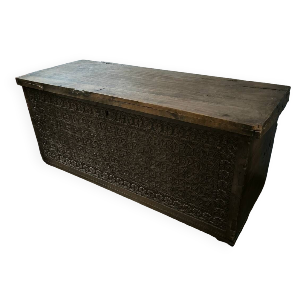 Coffre en bois Haute époque Cévenol | Selency
