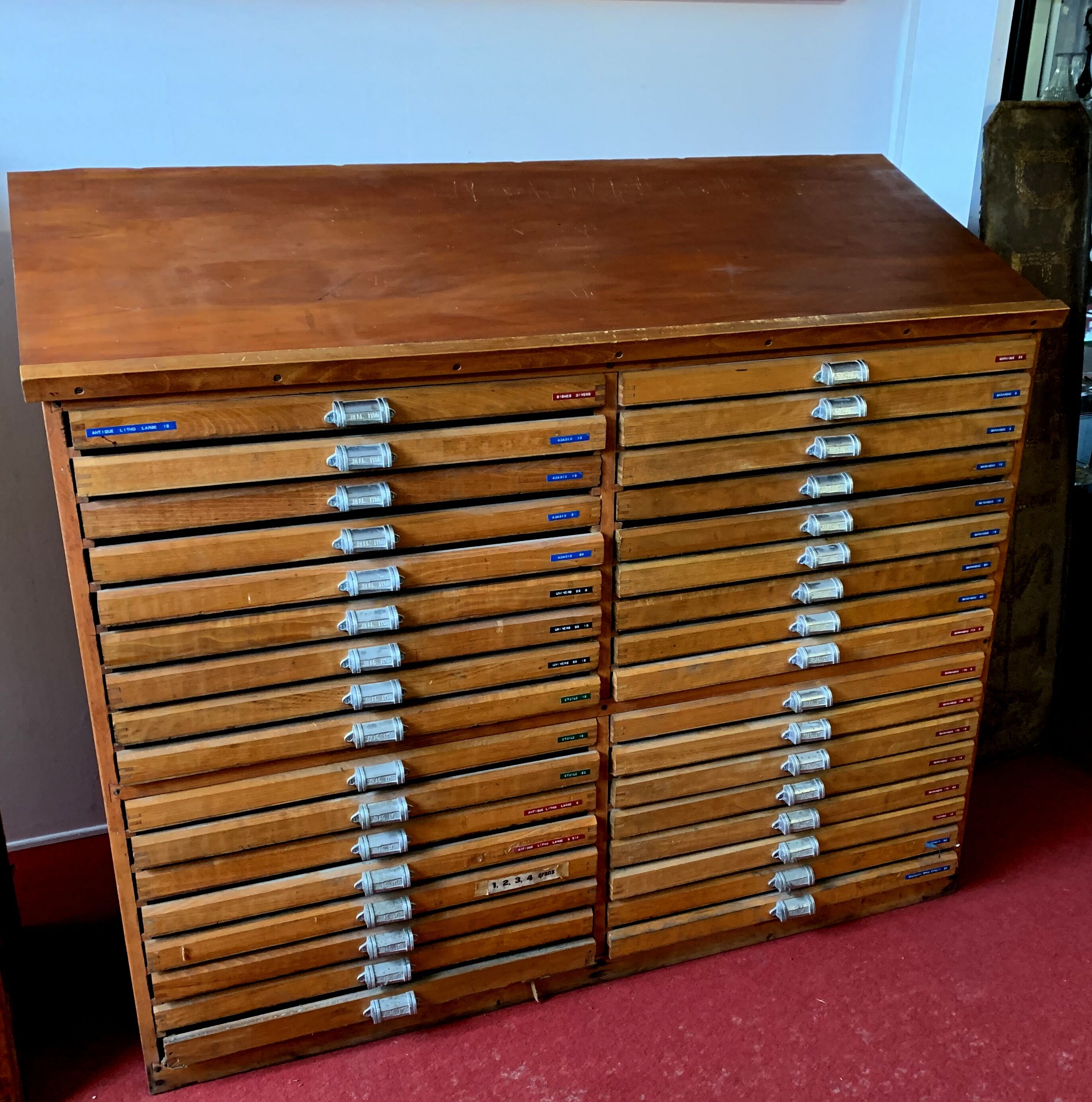 Meuble d'imprimerie époque 1900 en peuplier marque Solag à Lyon | Selency