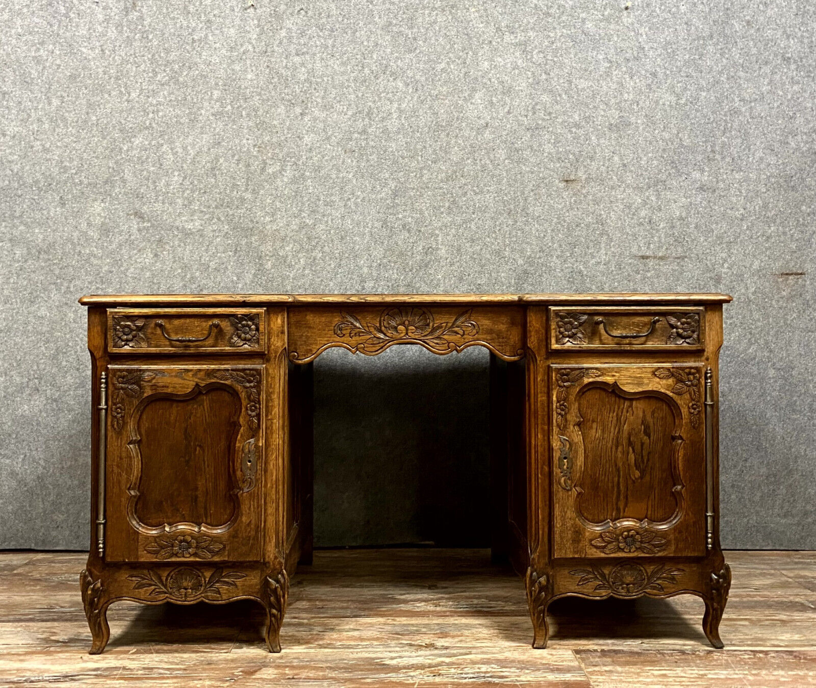 Bureau style Louis XV à caissons en chêne massif vers 1900 | Selency