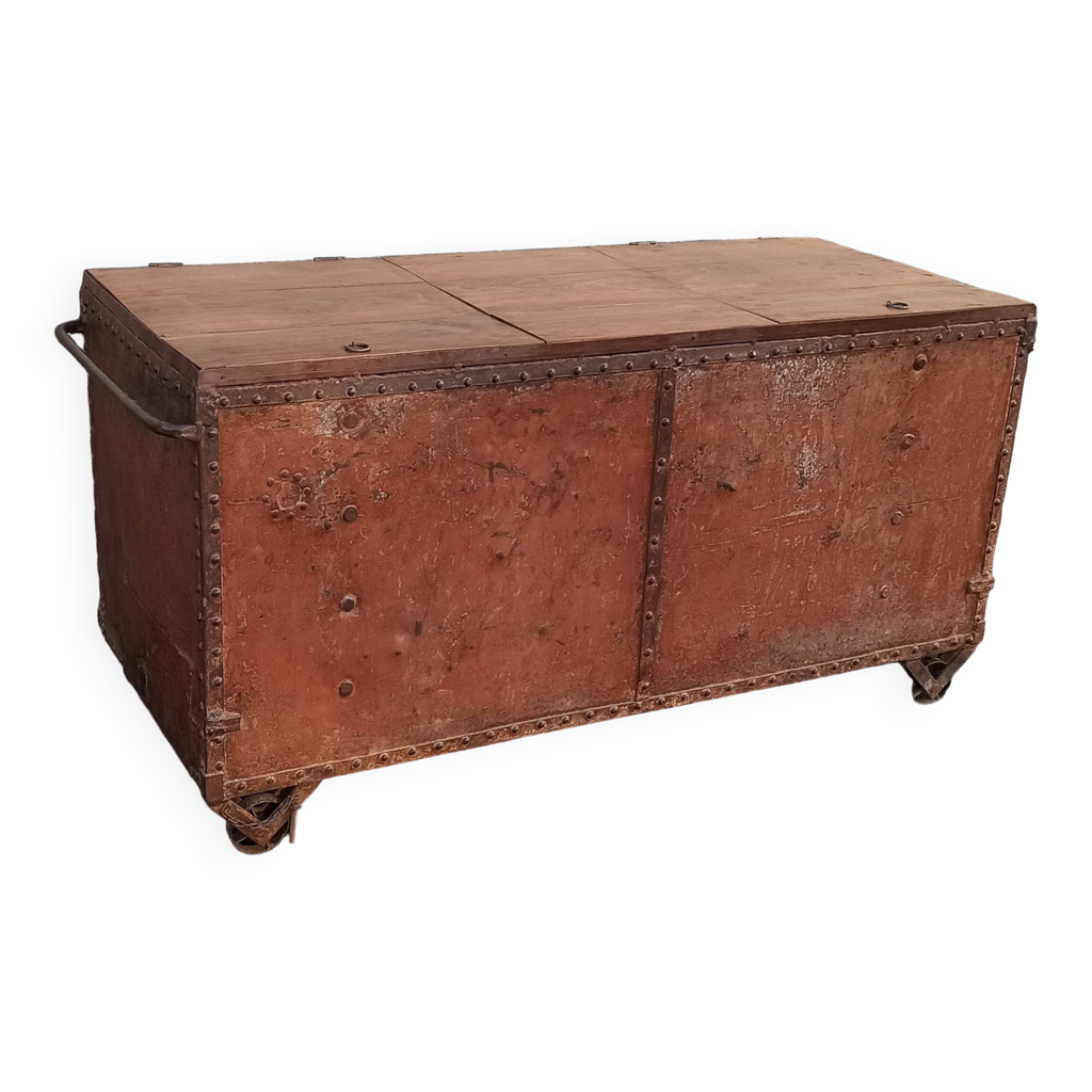 Ancien wagon / coffre de rangement | Selency