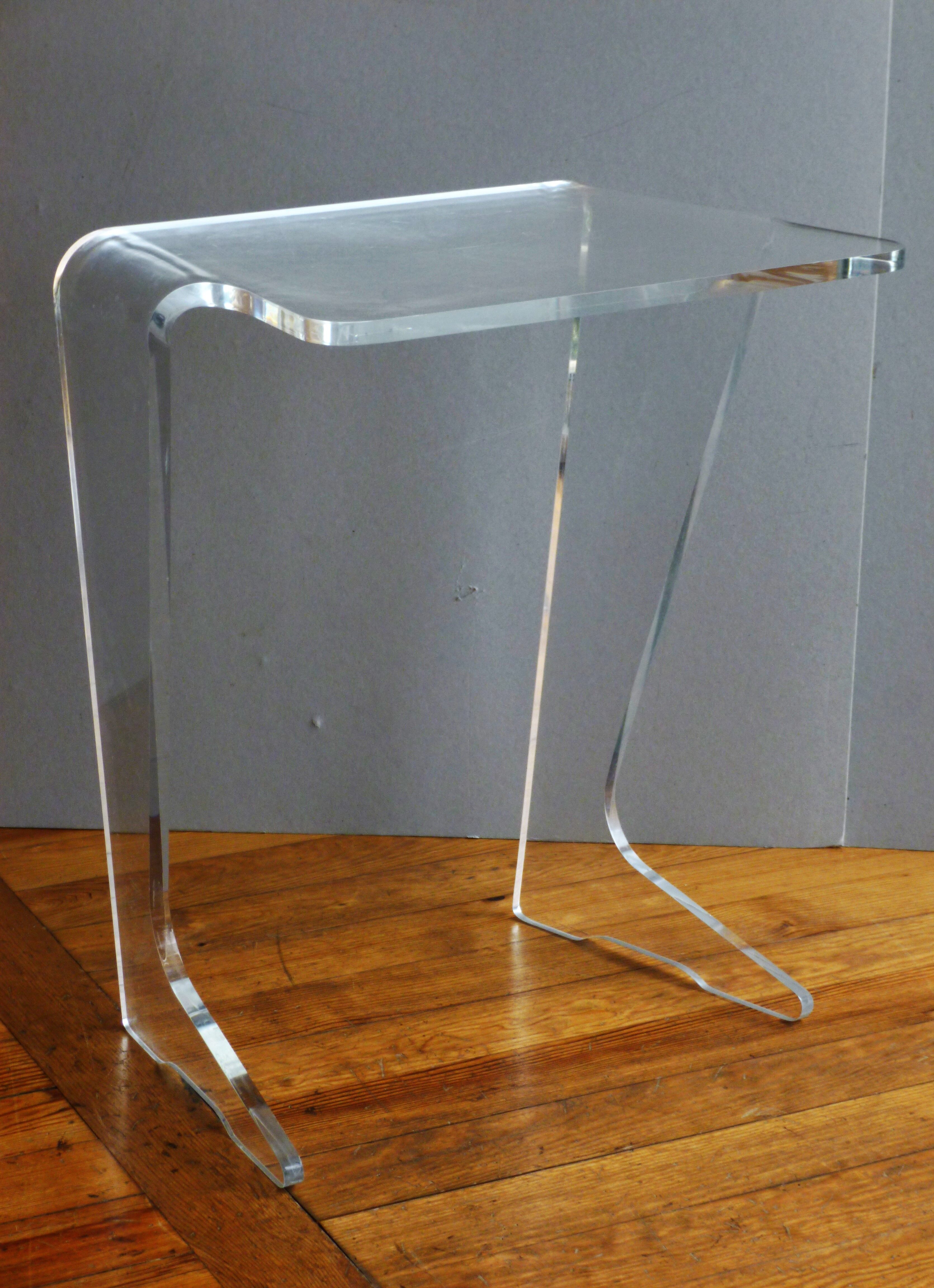 Paire de consoles en plexiglas, années 70 | Selency