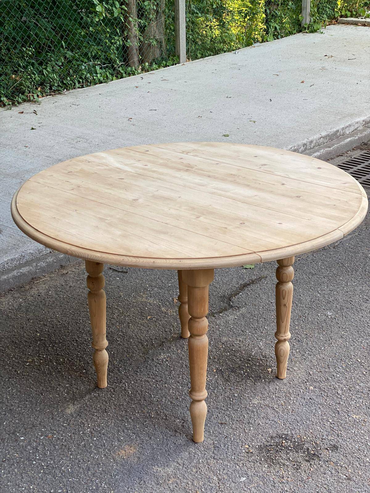 Table à manger ronde extensible Interior's volets rénovée en bois massif 15 | Selency