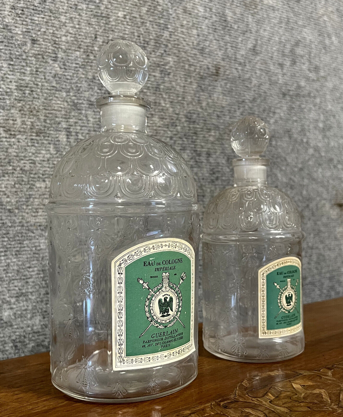 2 flacons « eau de cologne impériale » en verre modèle abeille guerlain ...