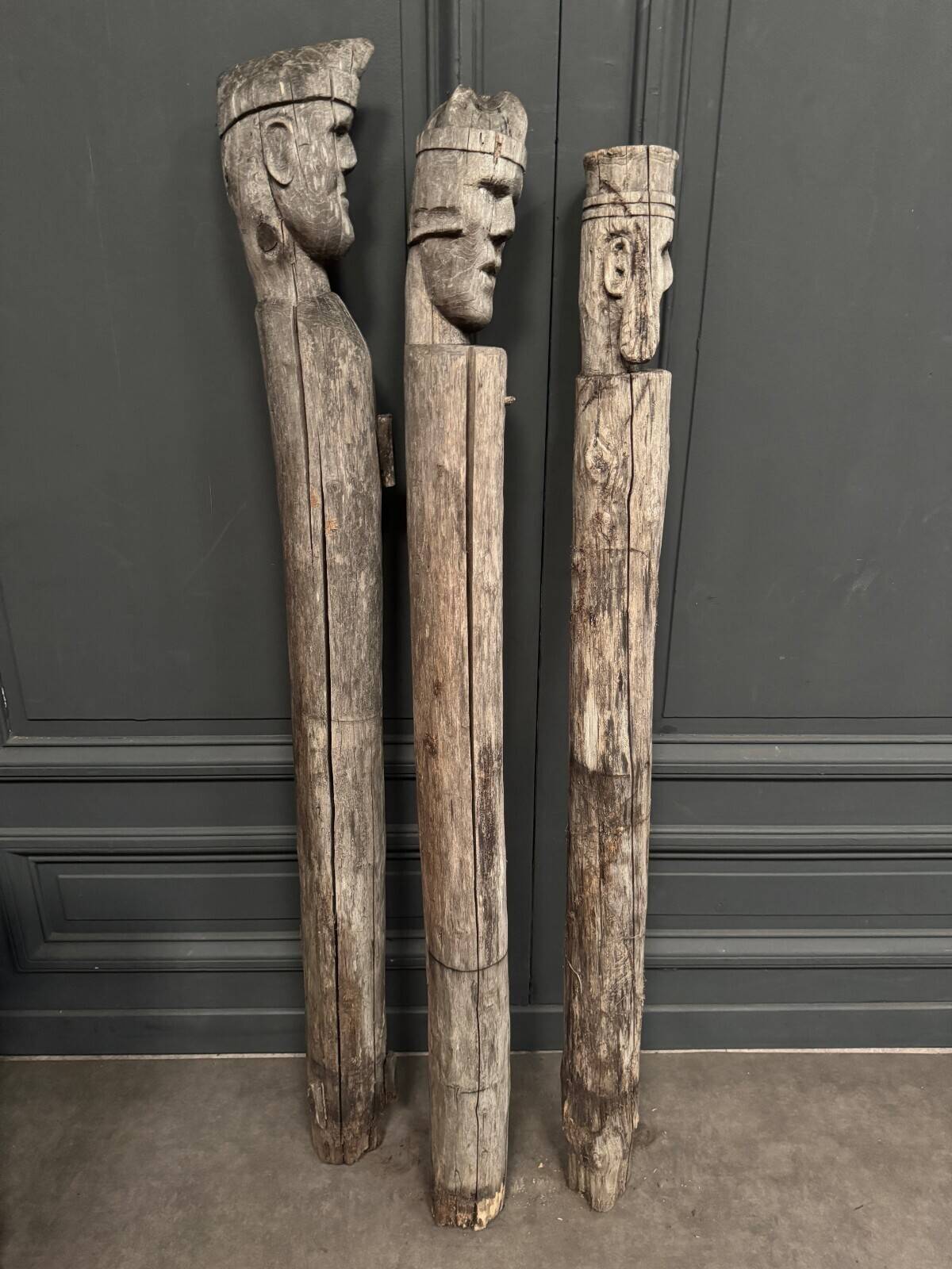 3 totems en bois art populaire représentant les rois mages milieu XXe ...