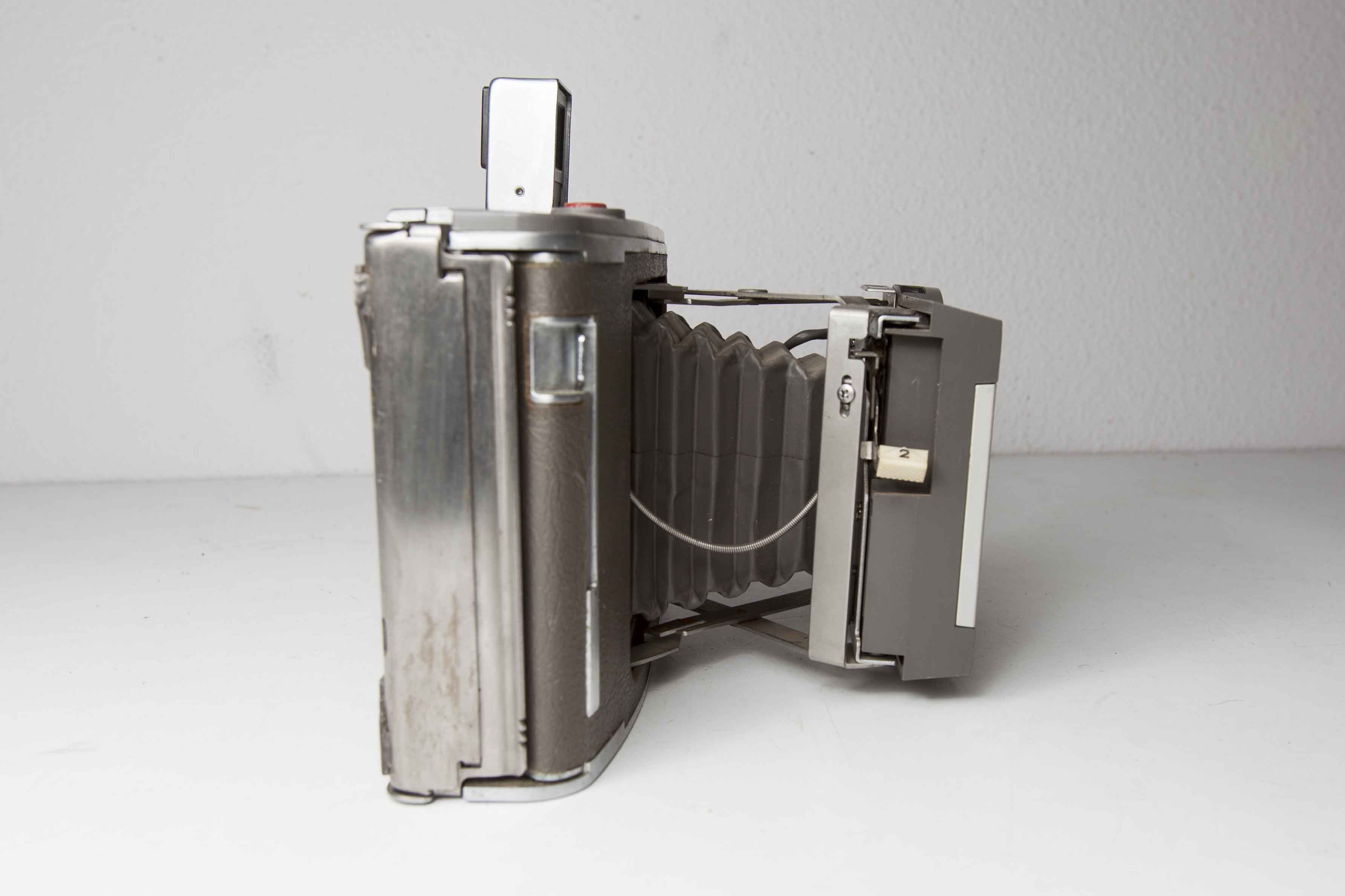 Polaroid Land camera model J66 | Selency