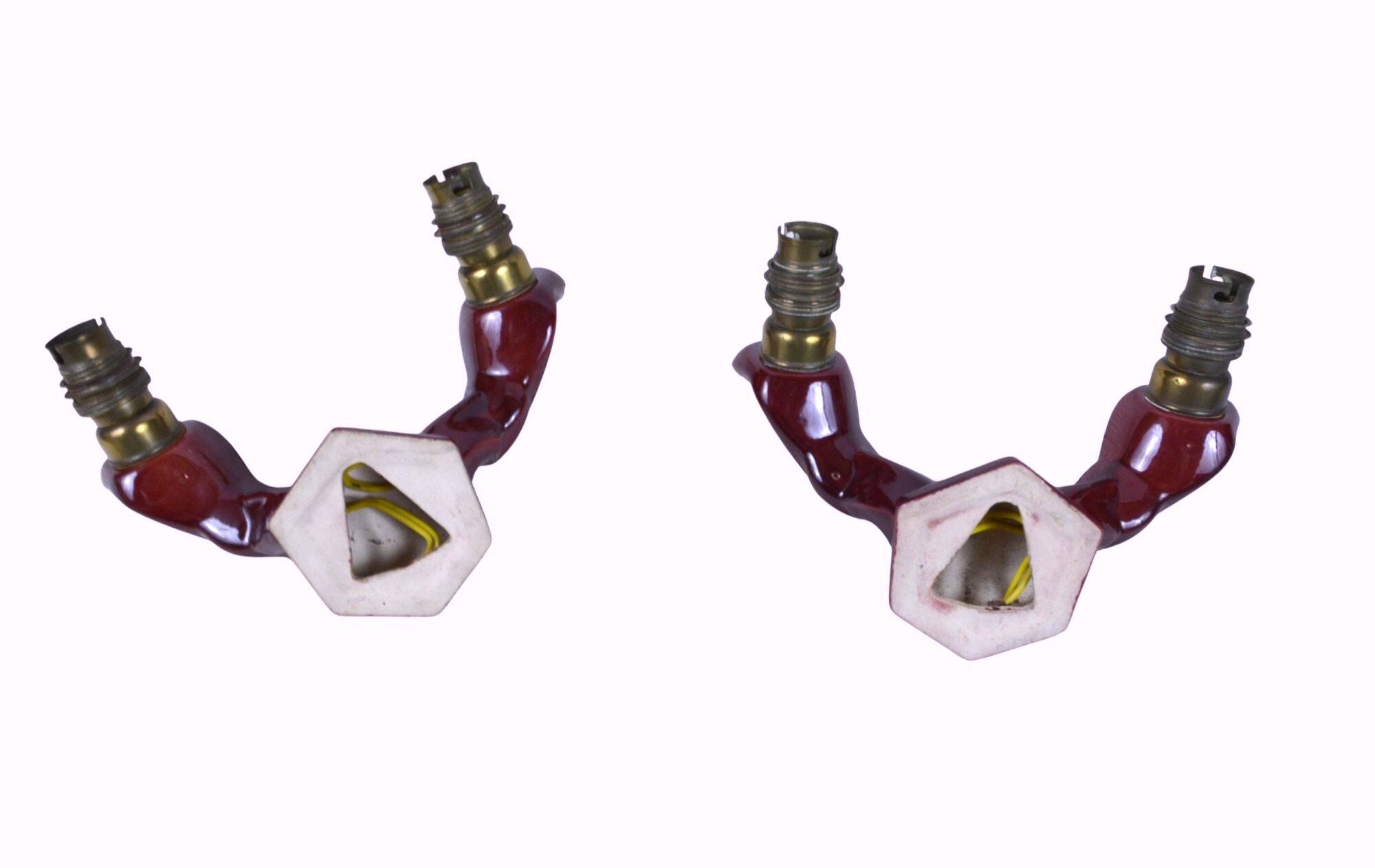 Paire d'appliques murales art déco en faïence rouge carmin / bordeau ...