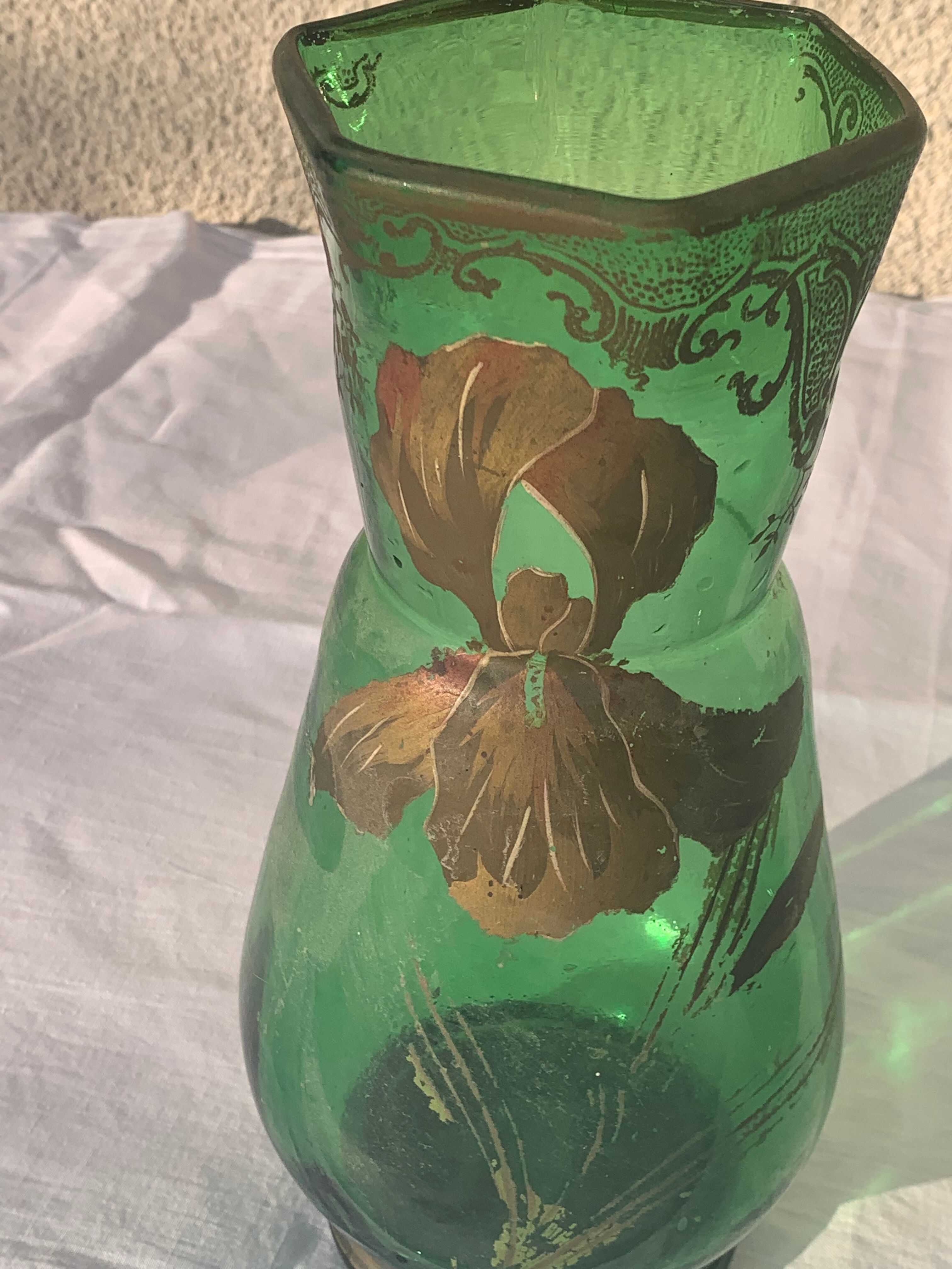 Paire de vases aux iris dore verre transparent vert et iris peint a la main art nouveau ...