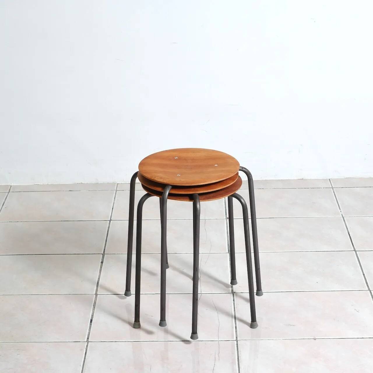 Stackable 3-legged stools in teak / metal | Selency