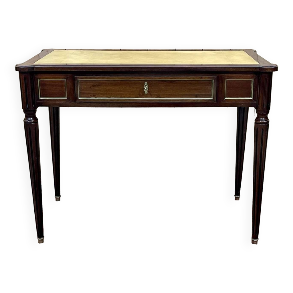 Bureau plat à tablettes de style louis xvi en acajou et dessus cuir ...