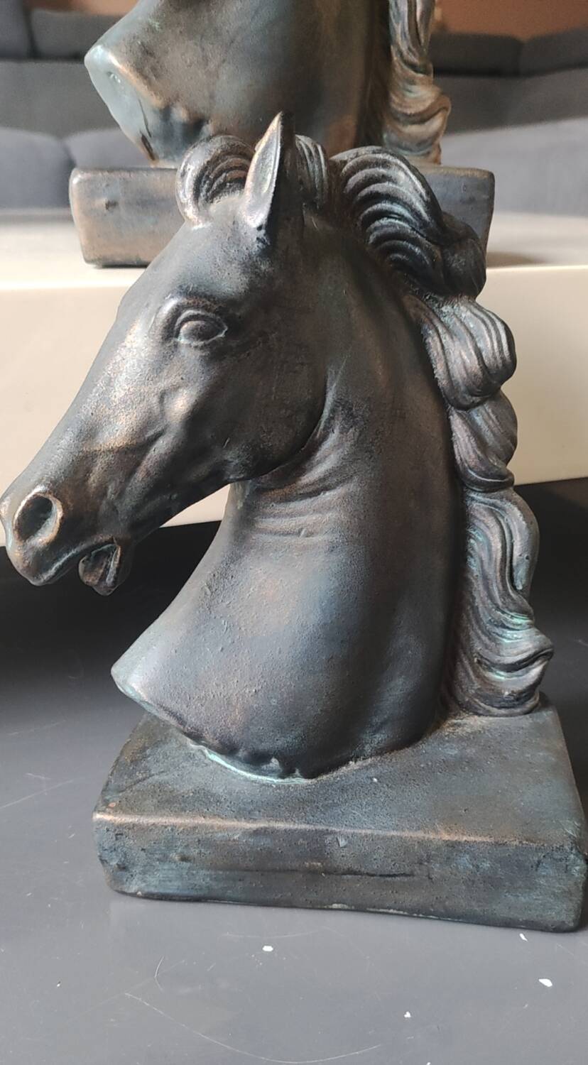 Paire Serre-Livres Chevaux, crinière flamboyante. En céramique | Selency