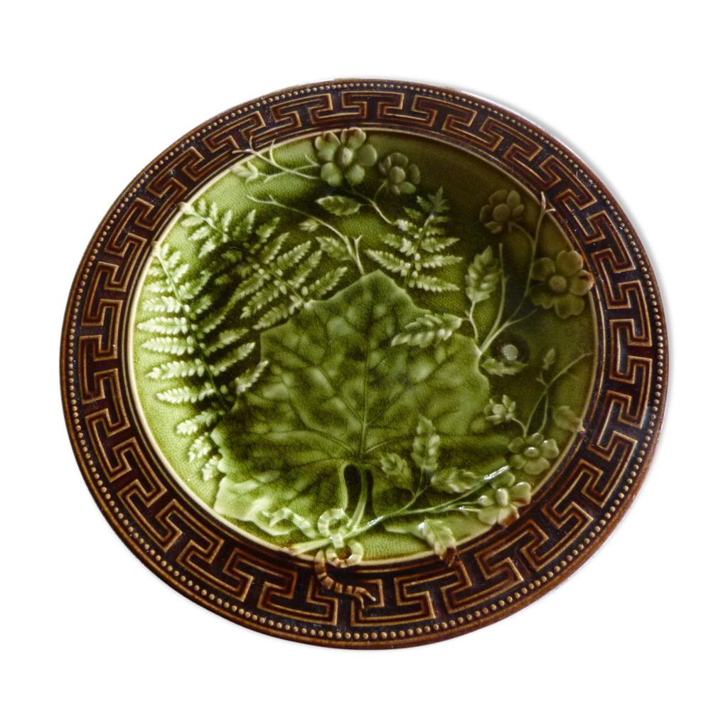 Plate 1900 in green slurry patterns leaves and flowers Frieze Greek ...
