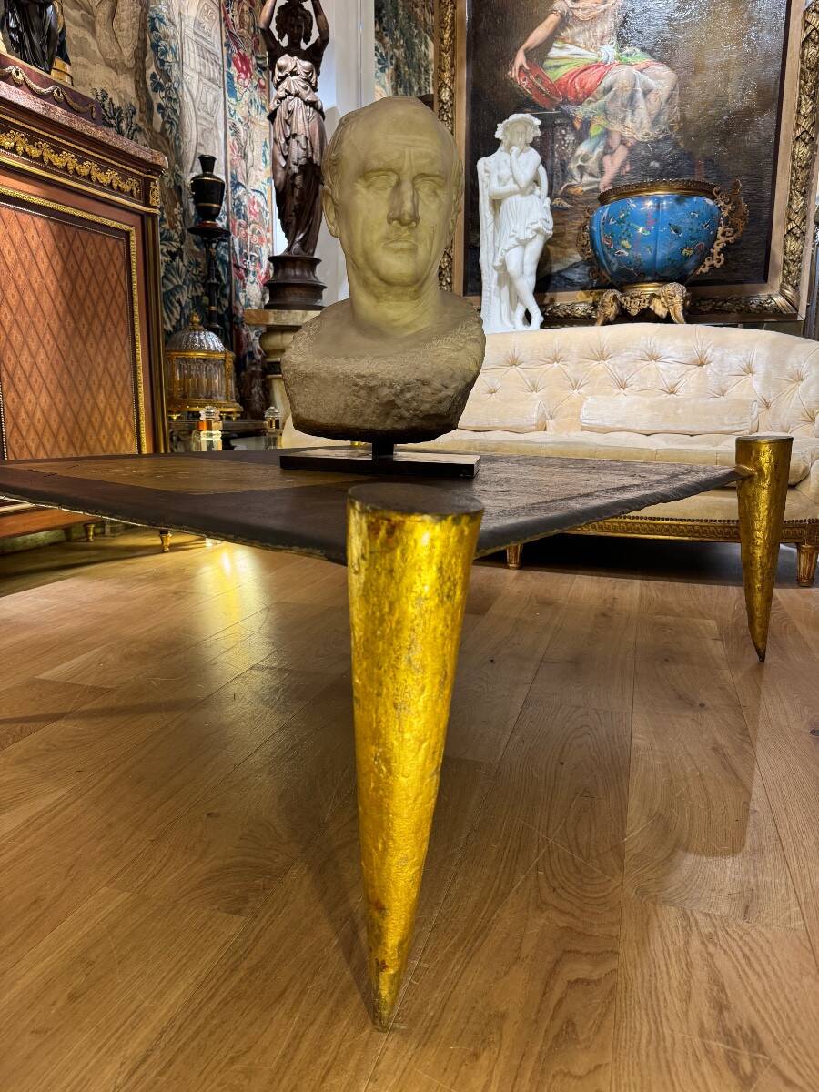 Table basse brutaliste par Jean Jacques Argueyrolles des années 70 ...