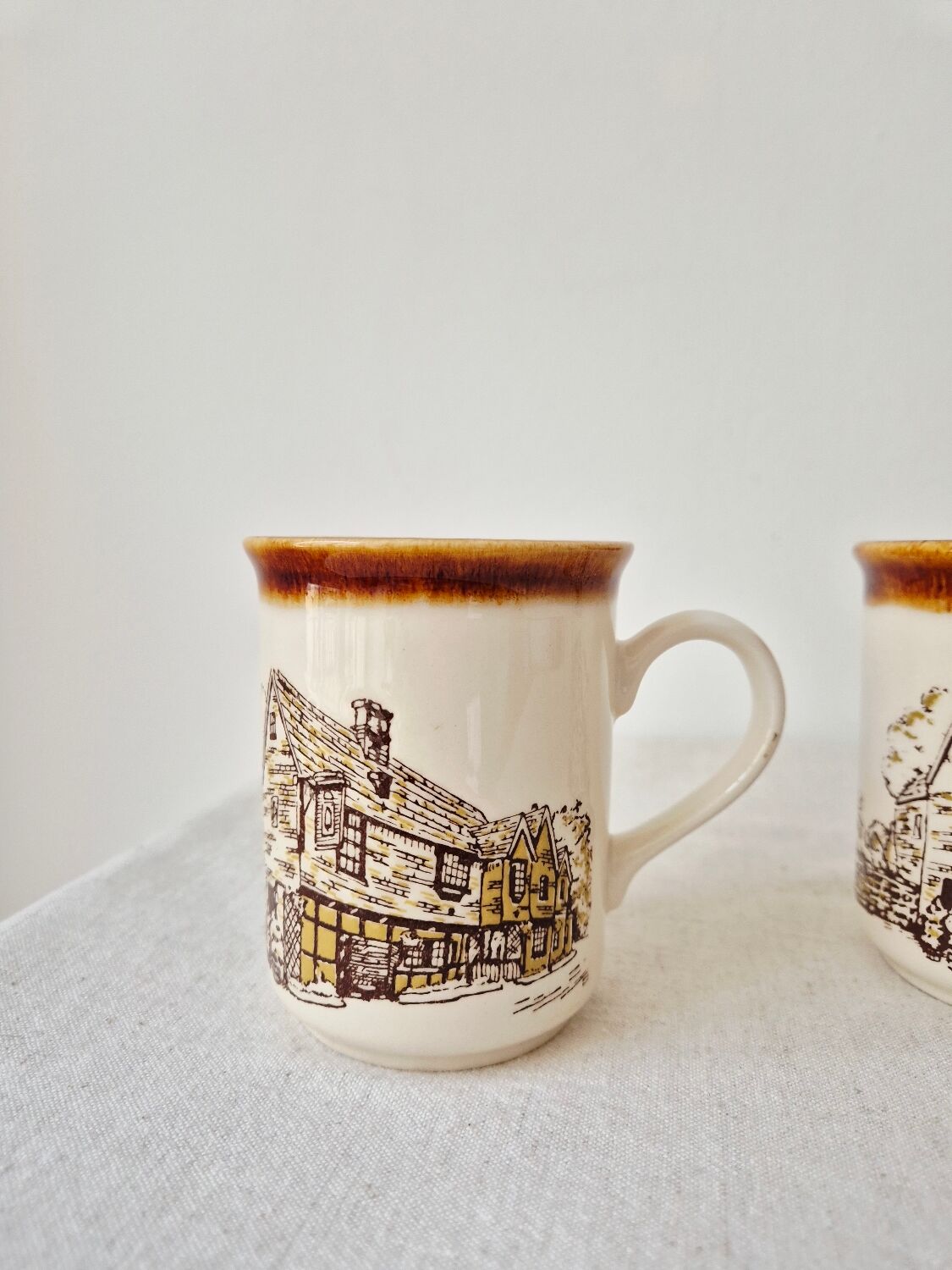 Lot de 2 tasses vintage "Old english cottage" - Staffordshire | Selency