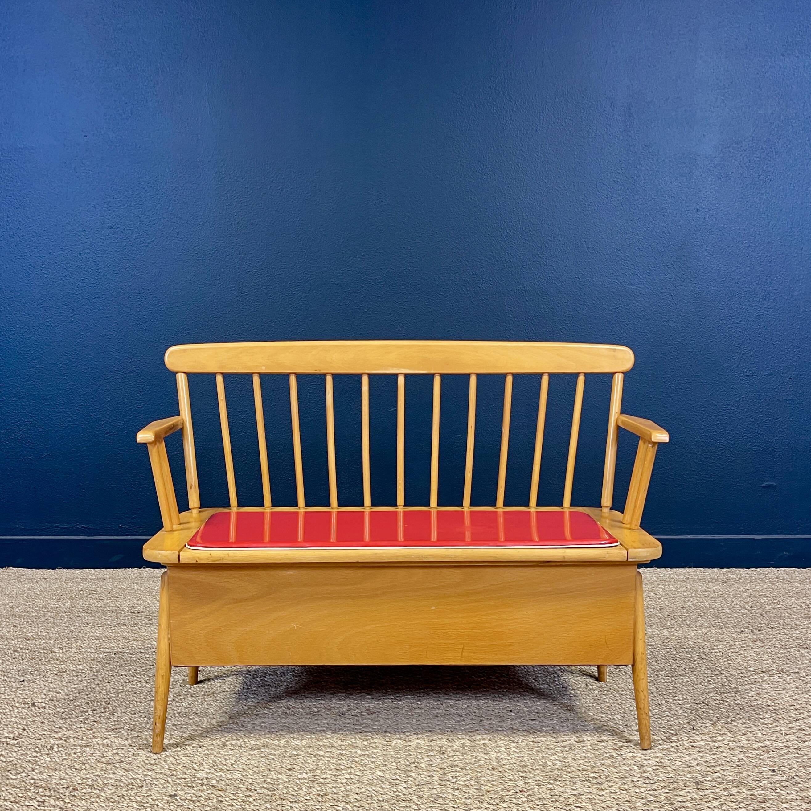 Banc coffre pour enfant scandinave à barreaux Herlag skaï rouge années ...