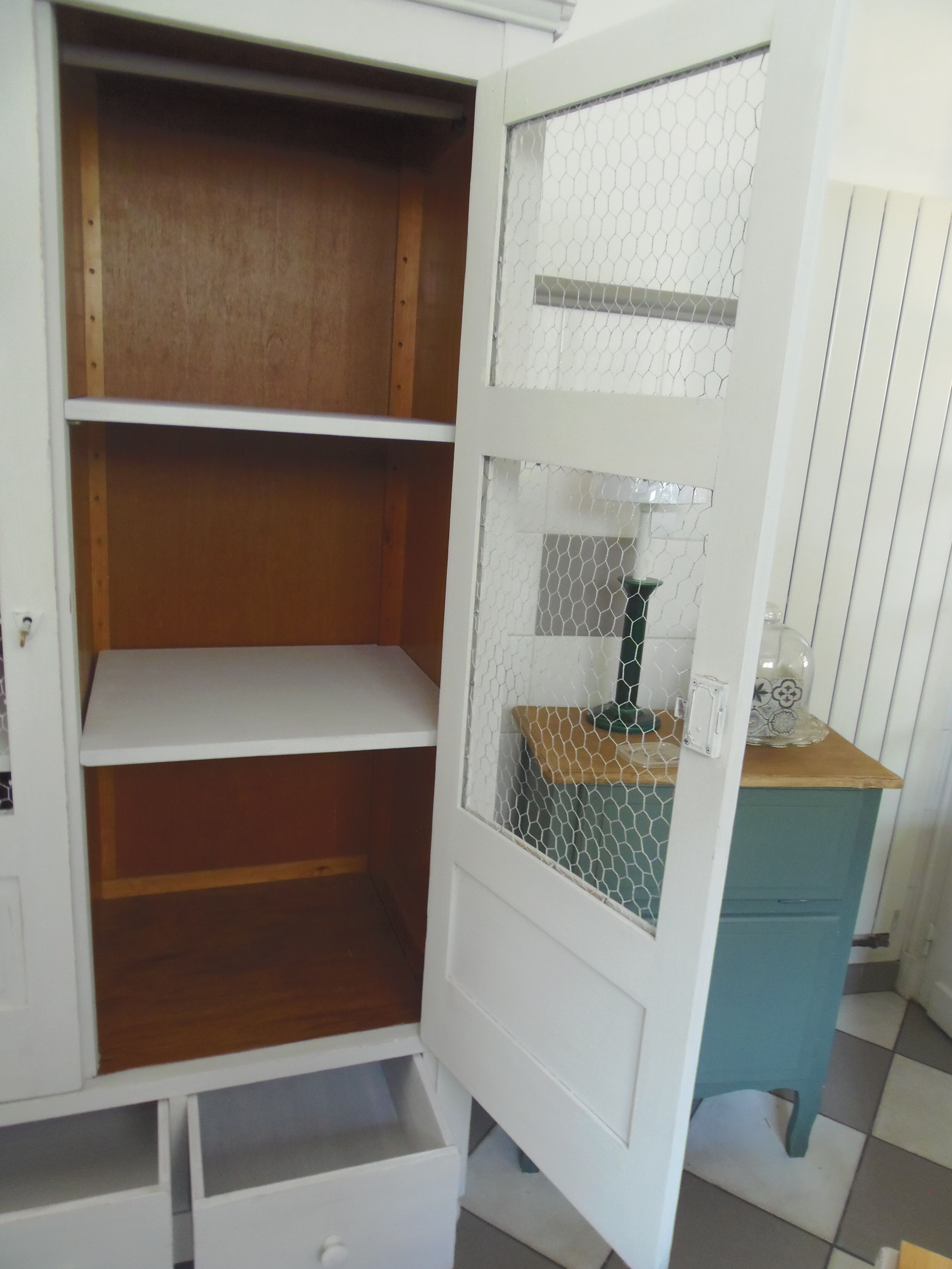 Armoire, vaisselier, lingère 2 portes grillagées, patinée gris perle ...