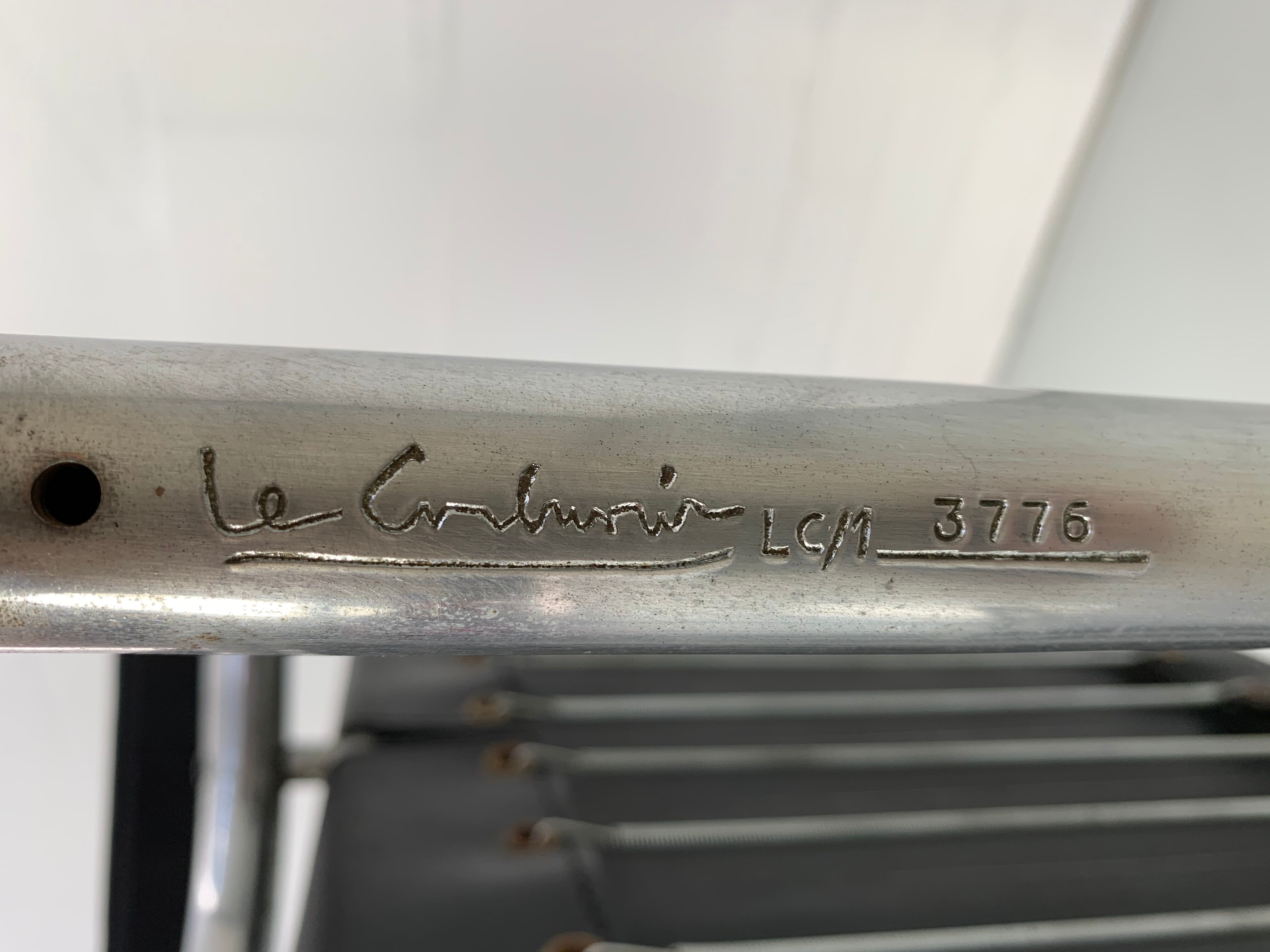 Chaise LC1 par Le Corbusier | Selency