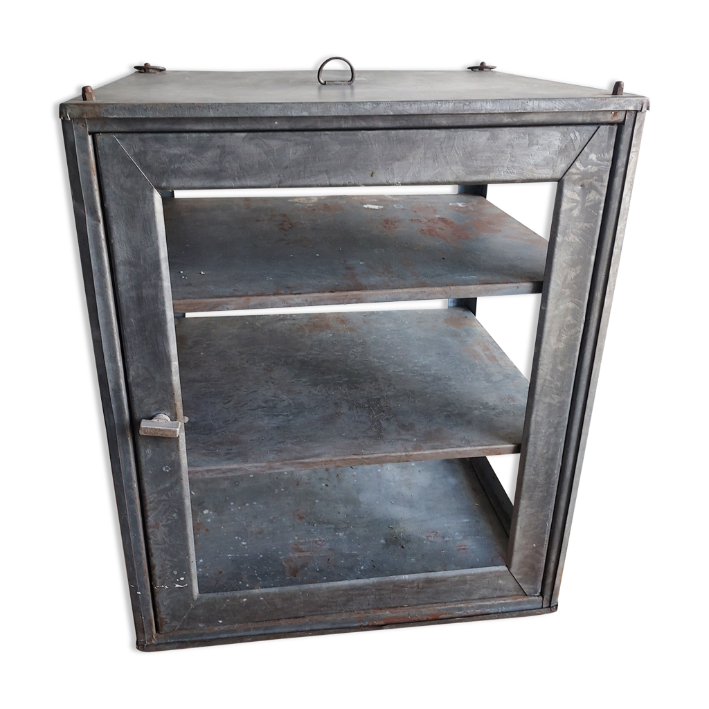 Metal pantries store
