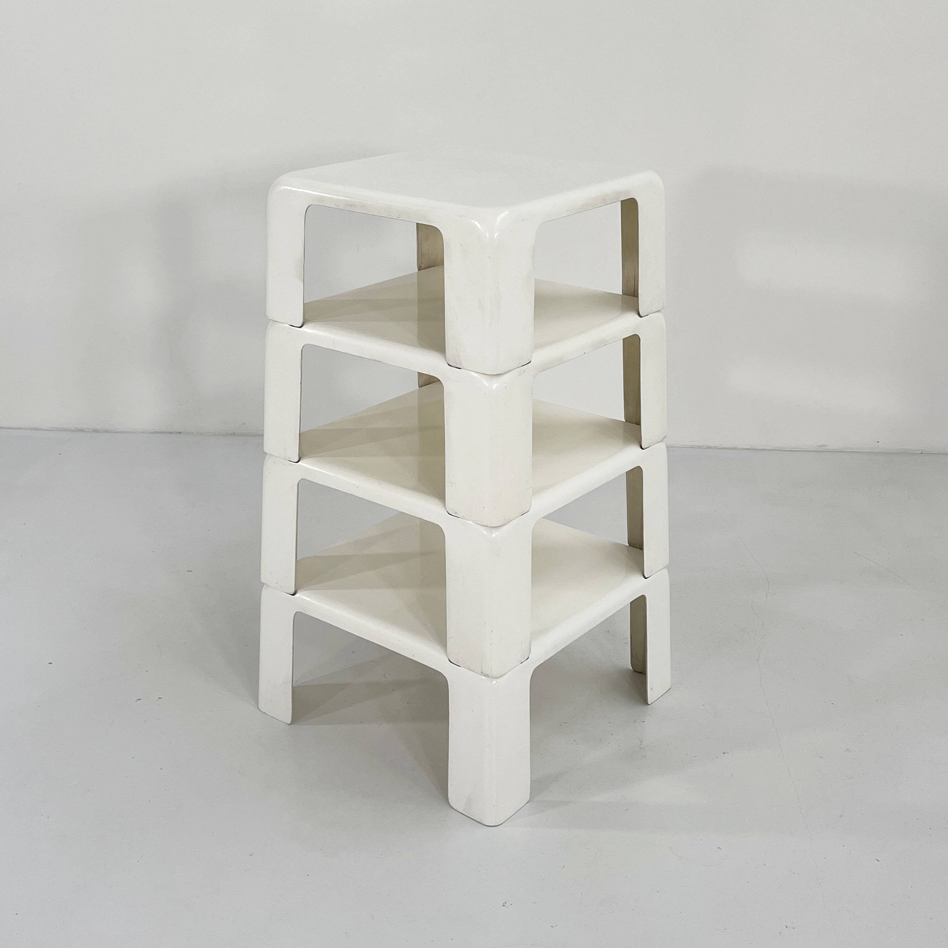 Tables d'appoint "Quattro Gatti" par Mario Bellini pour B&B Italia ...