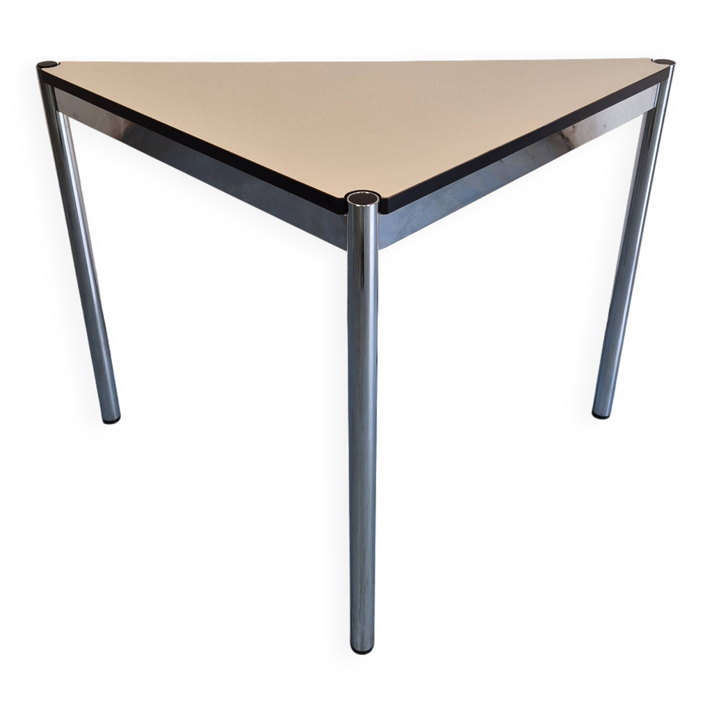 Table triangulaire USM | Selency