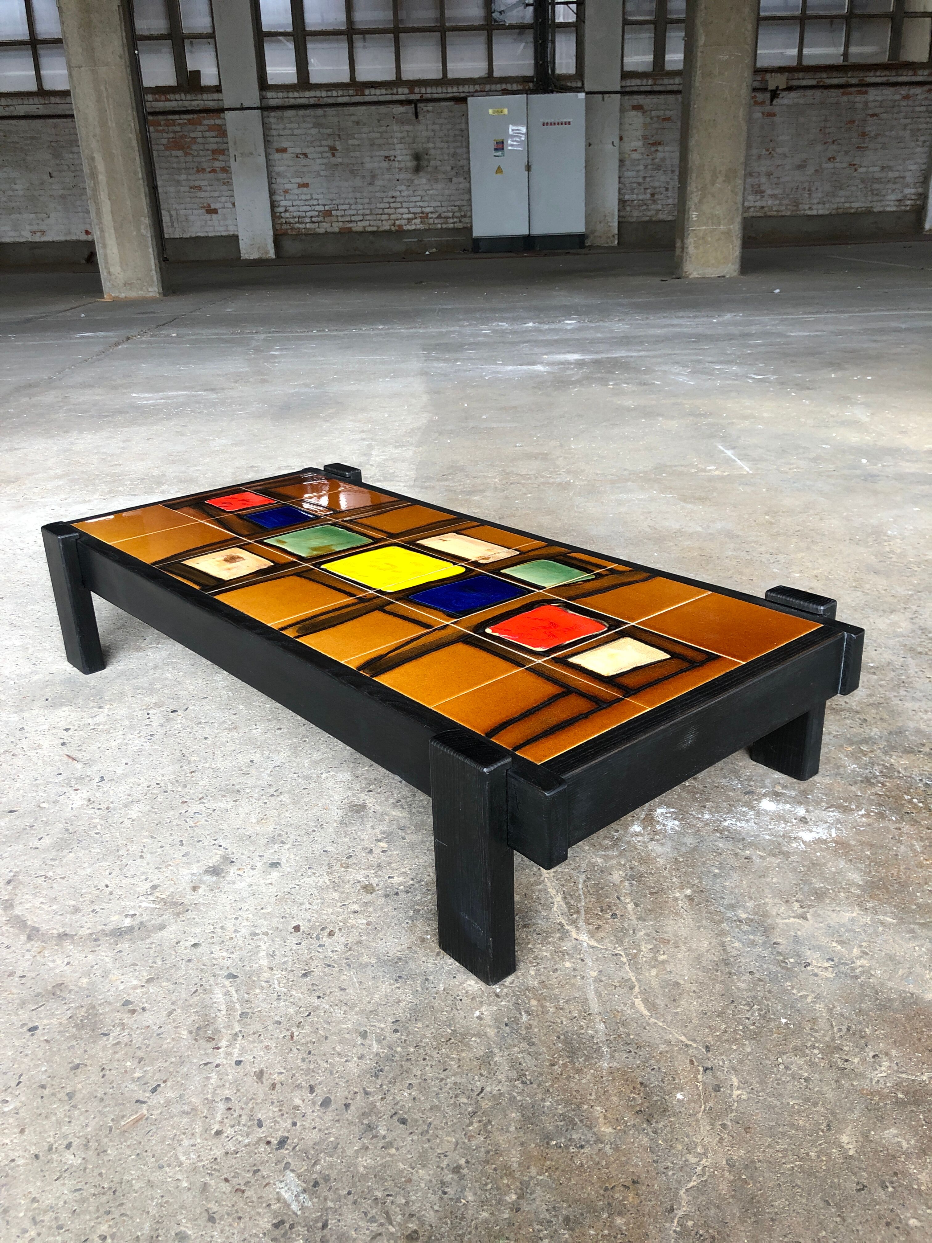 Table basse colorée, art des carreaux de céramique, Belgique 1972 | Selency