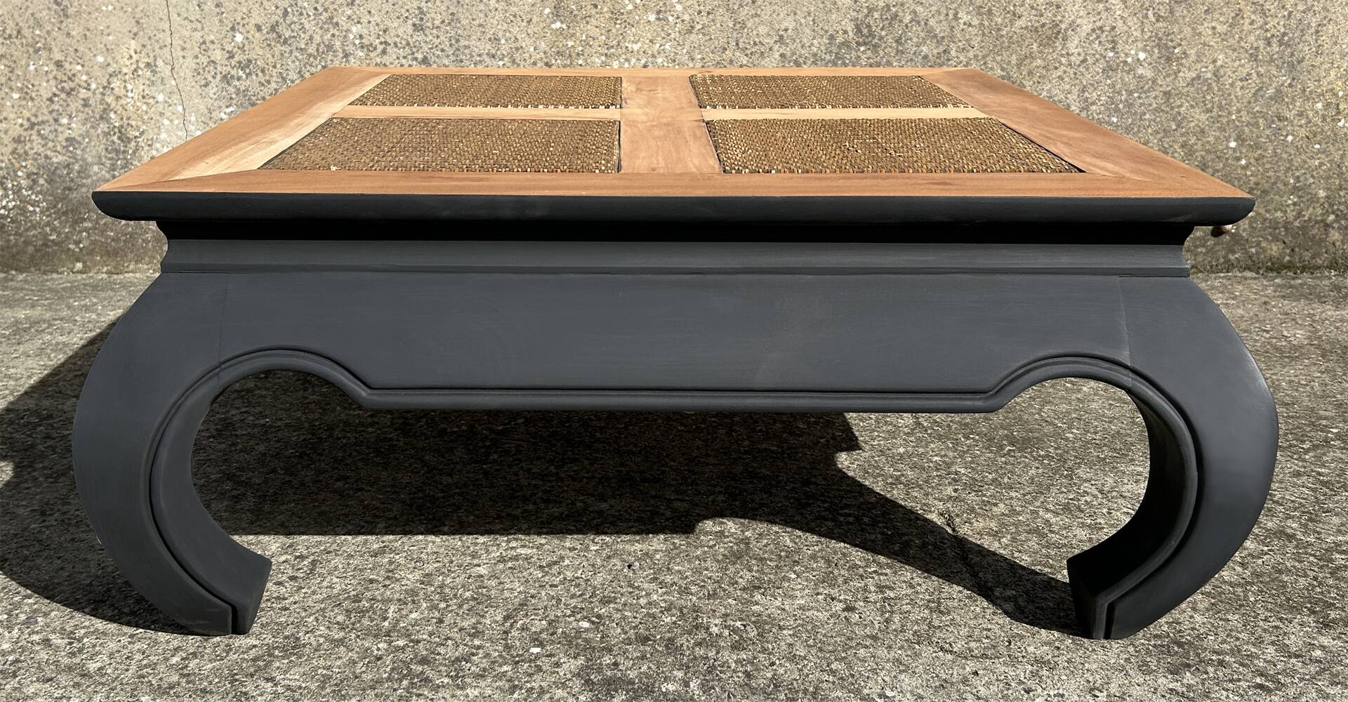 Table basse à opium carrée, en teck massif, pieds éléphant | Selency