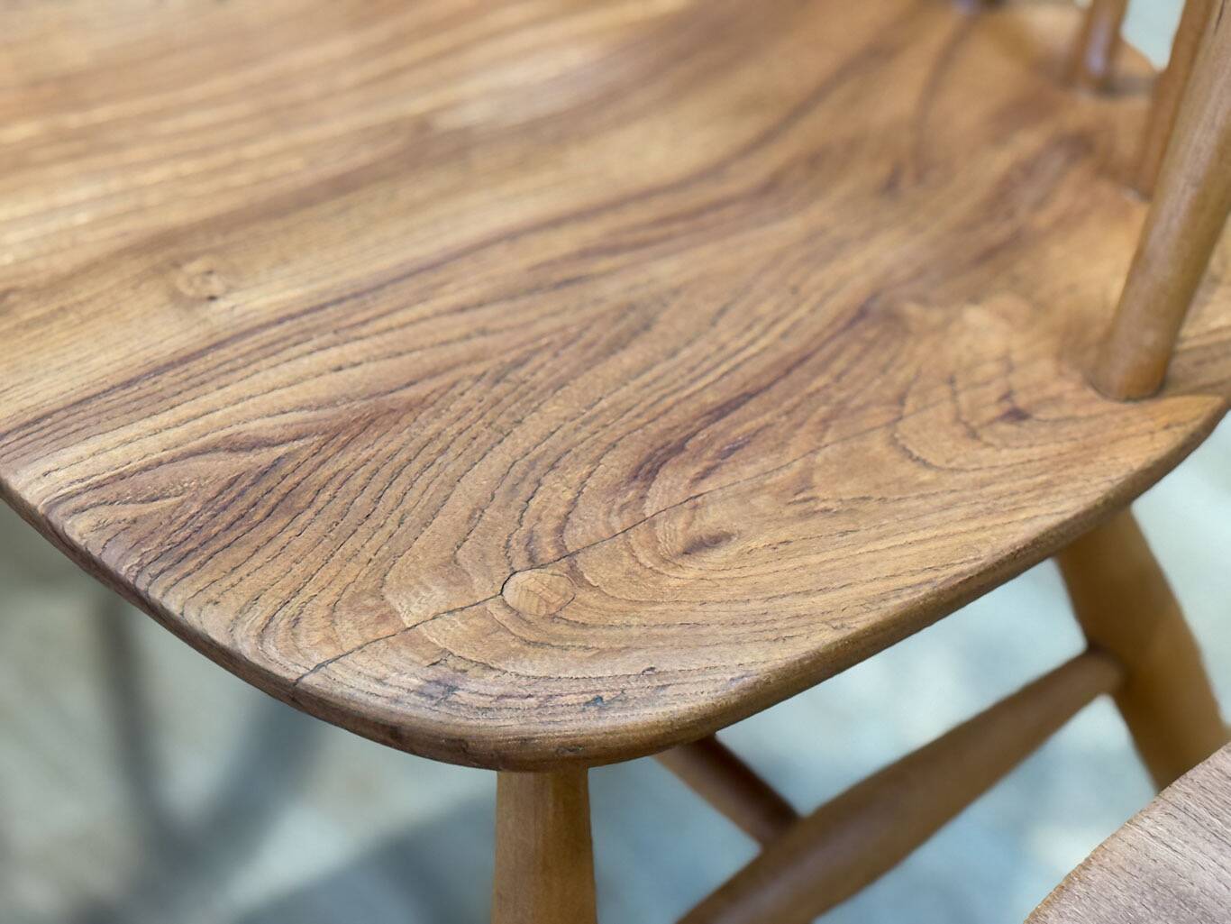 Table pliante Ercol et quatre chaises Quaker par Lucian Ercolani, années 1960 | Selency