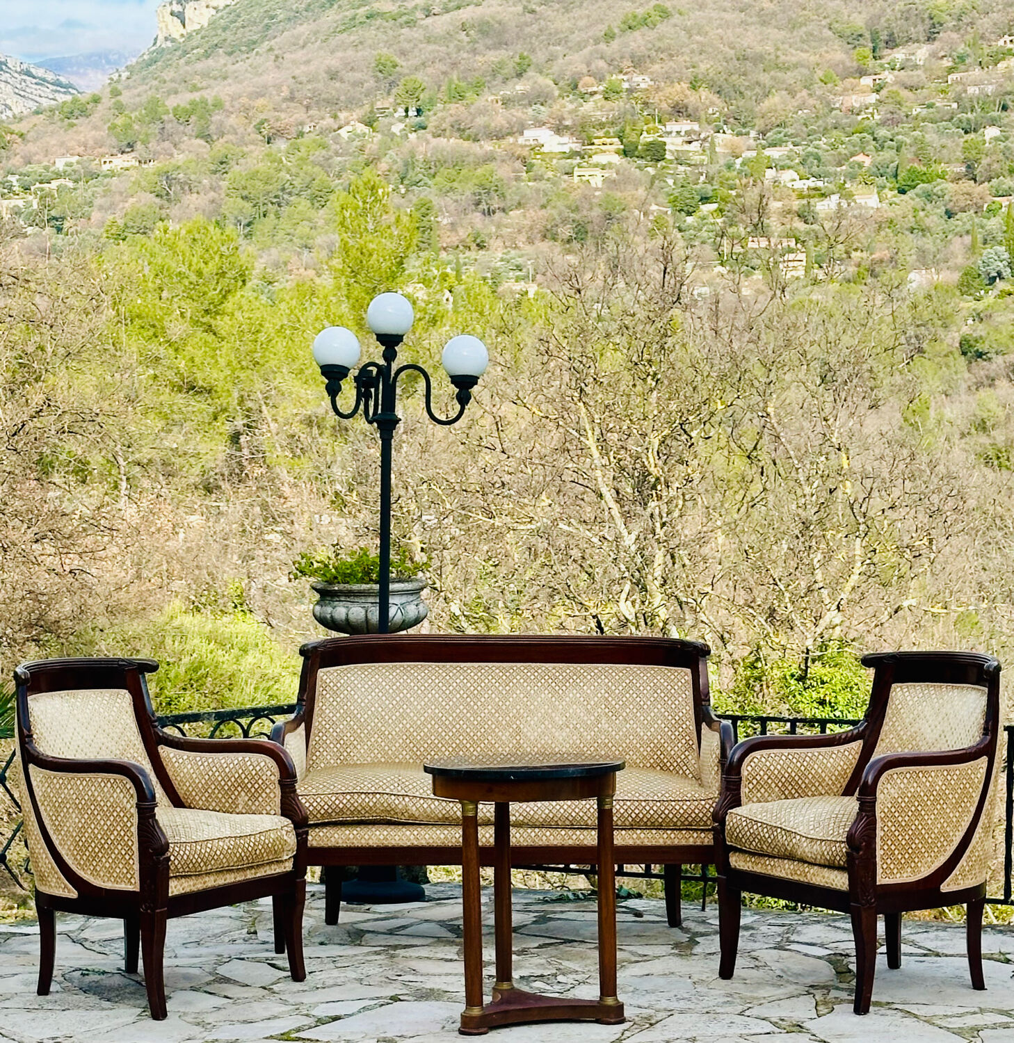 Guéridon Empire en Acajou et placage d’acajou. . | Selency