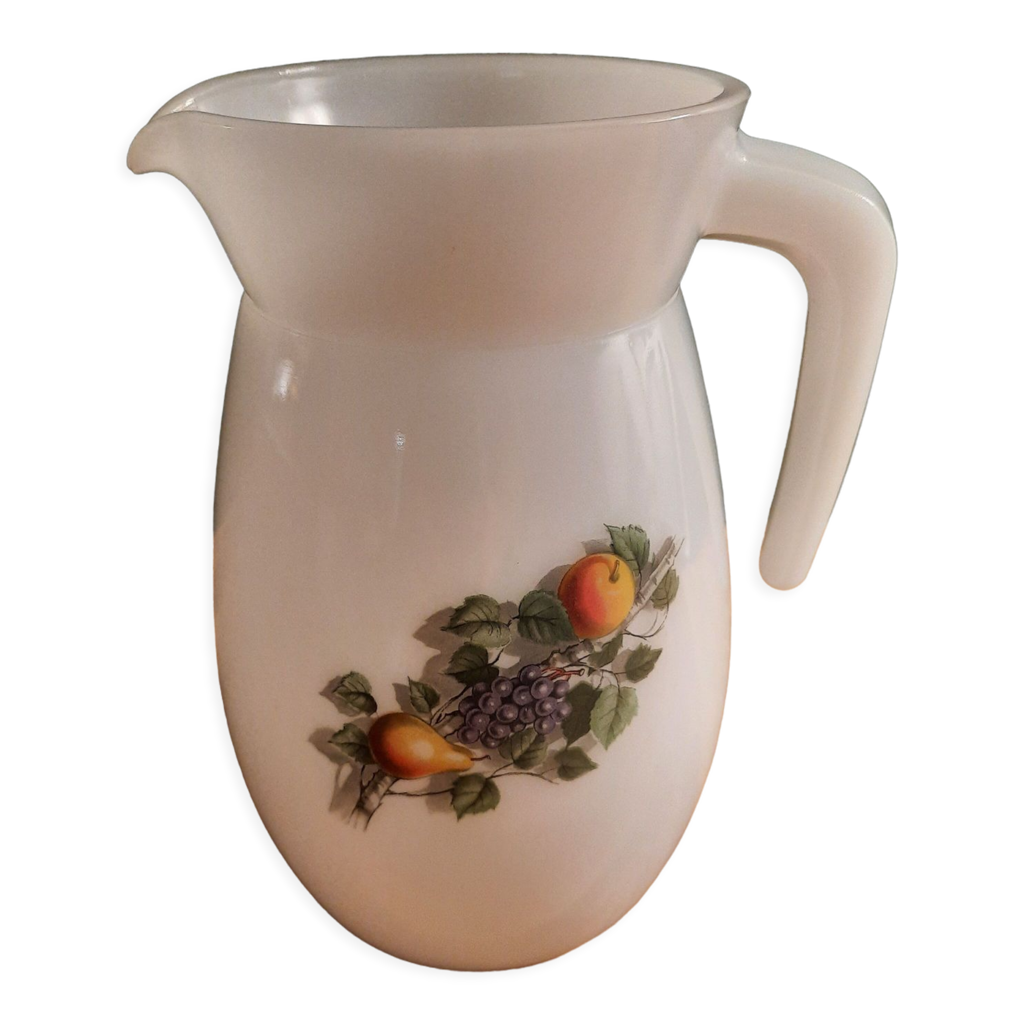 Pichet en opaline de chez Arcopal | Selency