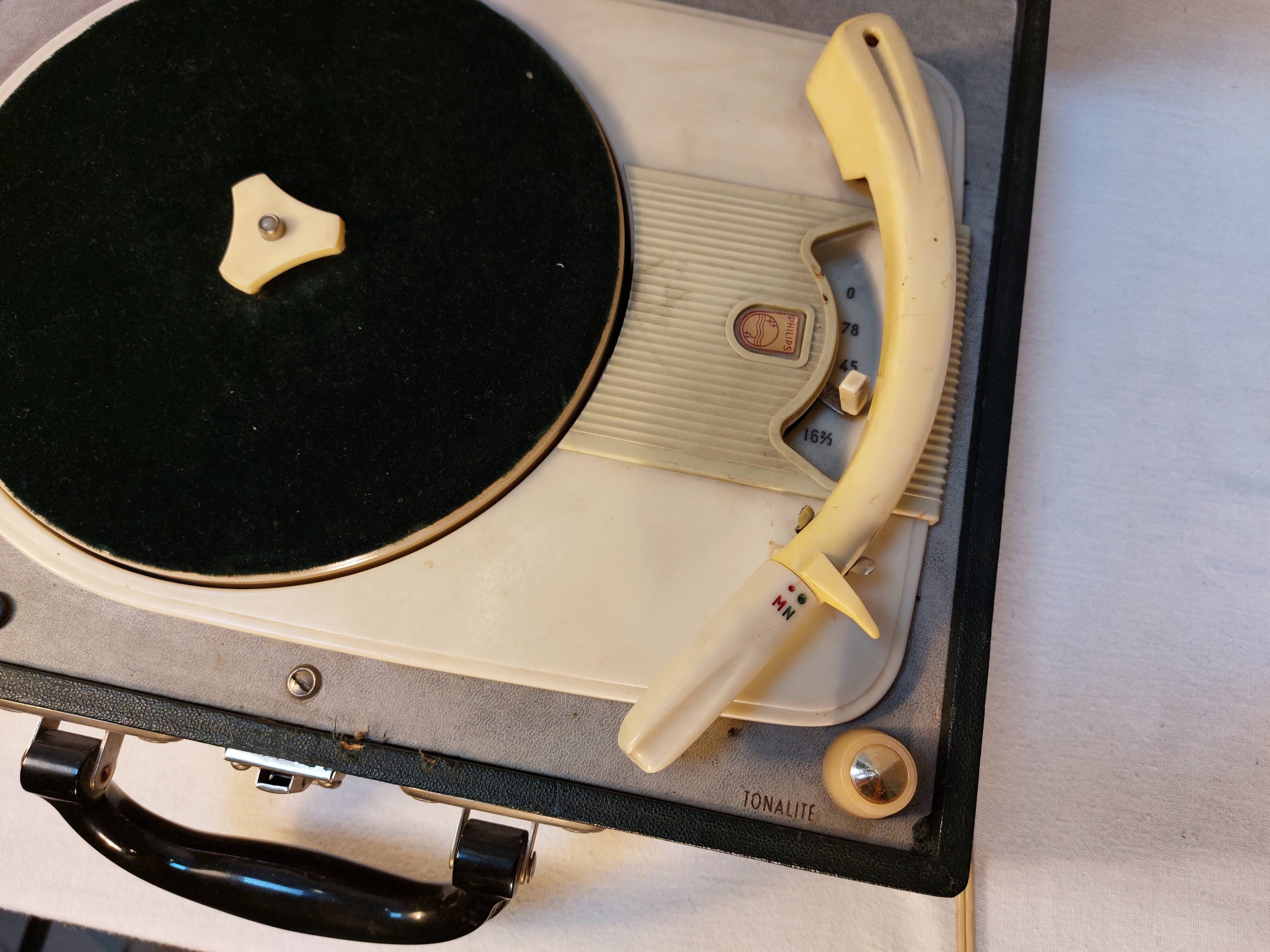 Tourne-disque électrophone vintage philips - années 60 | Selency