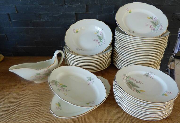 Service 56 pièces porcelaine marque GIEN France modèle Fleurettes motif ...