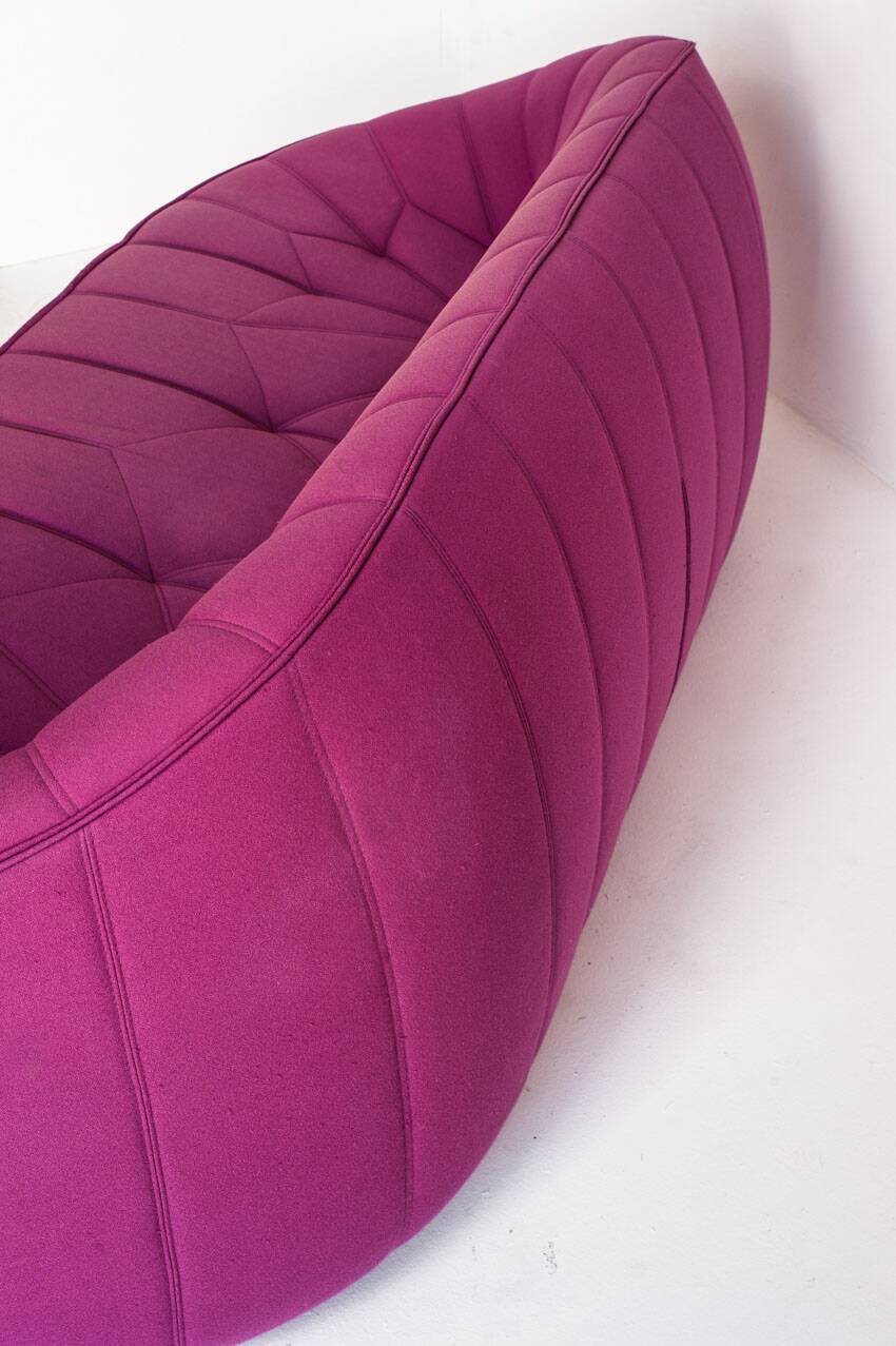 Canapé trois places et fauteuil modèle "Ottoman" de Noé Duchaufour ...