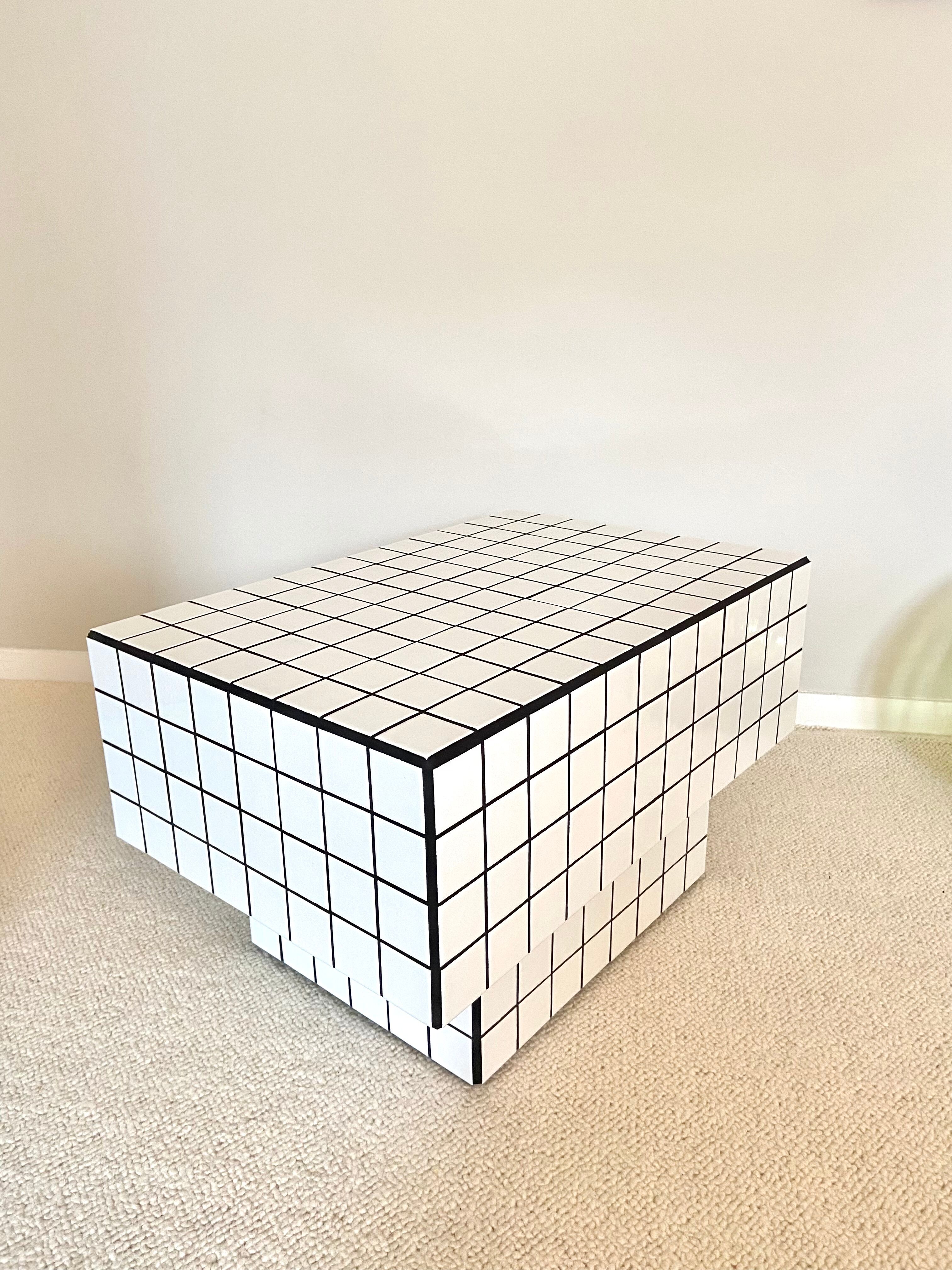 Table basse carrelage mosaïque blanc et noir | Selency