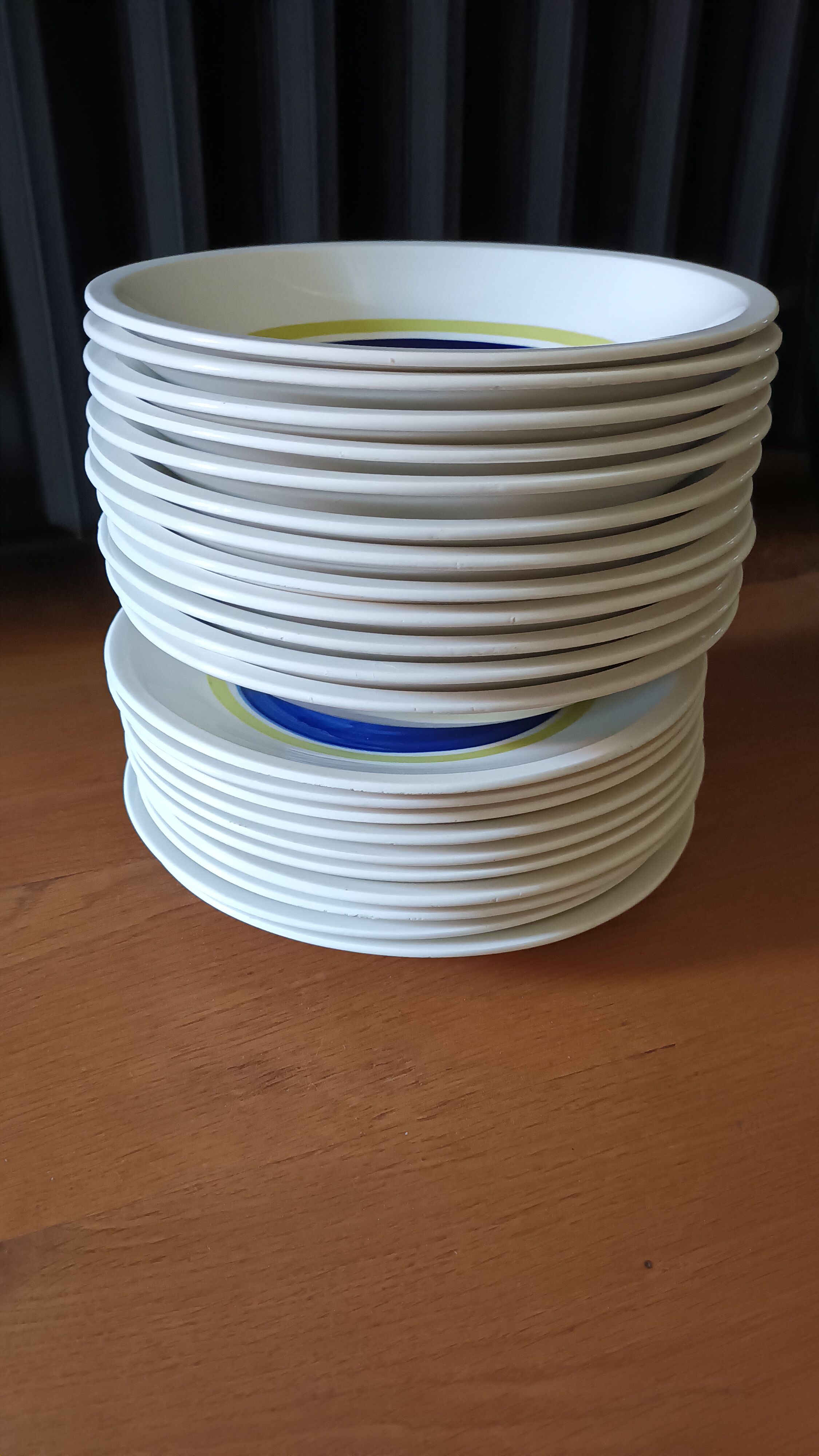 24 assiettes anciennes Gien modèle Neptune bleu blanc vert | Selency