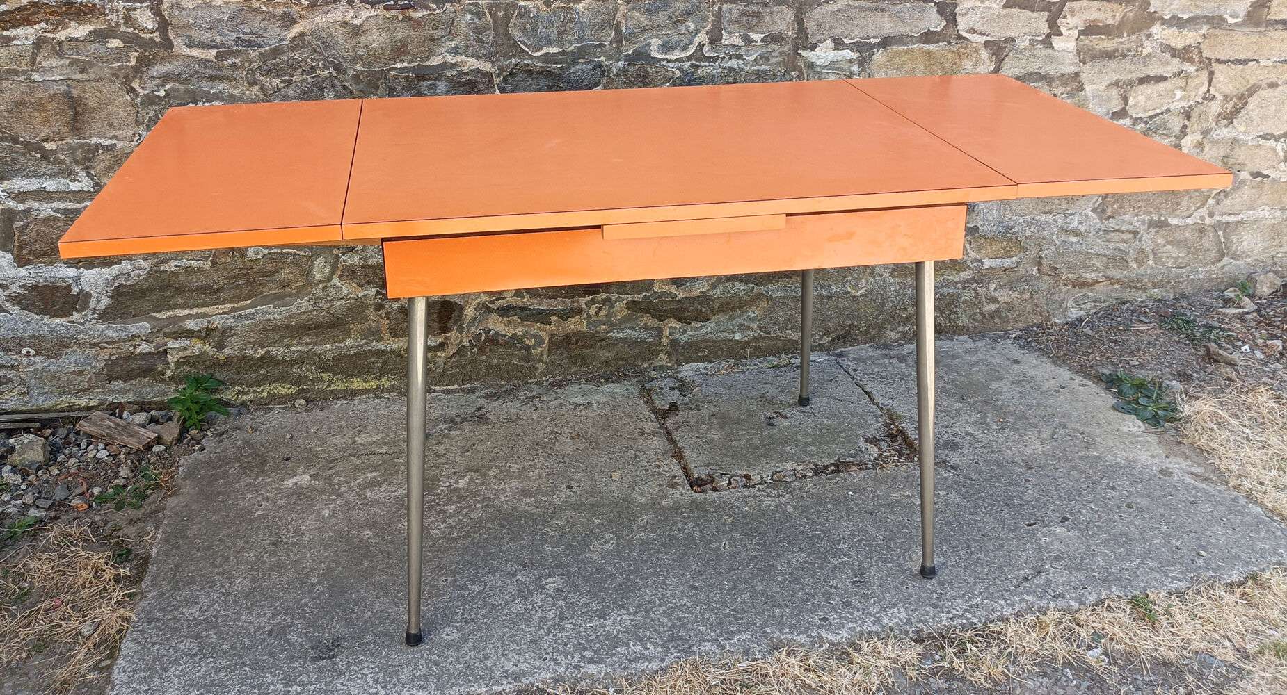 Table formica rectangulaire orange, années 70 | Selency