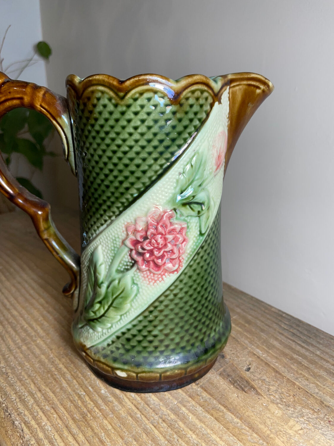 Pichet en barbotine ancien | Selency