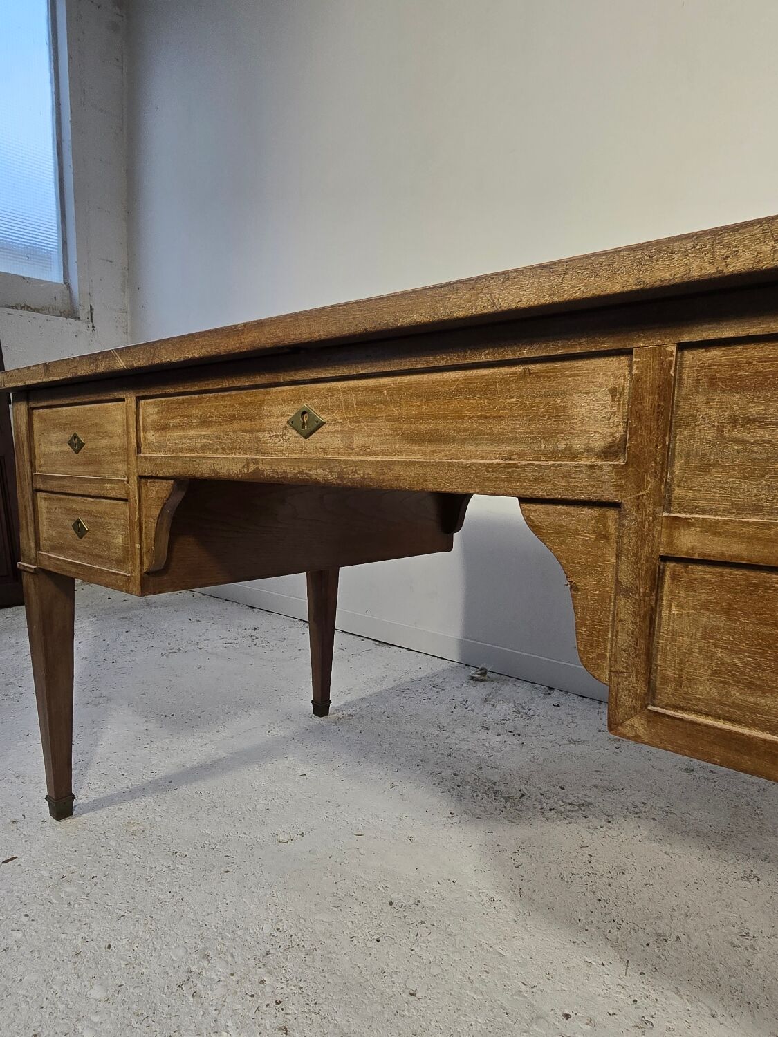 Bureau plat double face en acajou, style Louis XVI – XIXᵉ siècle | Selency