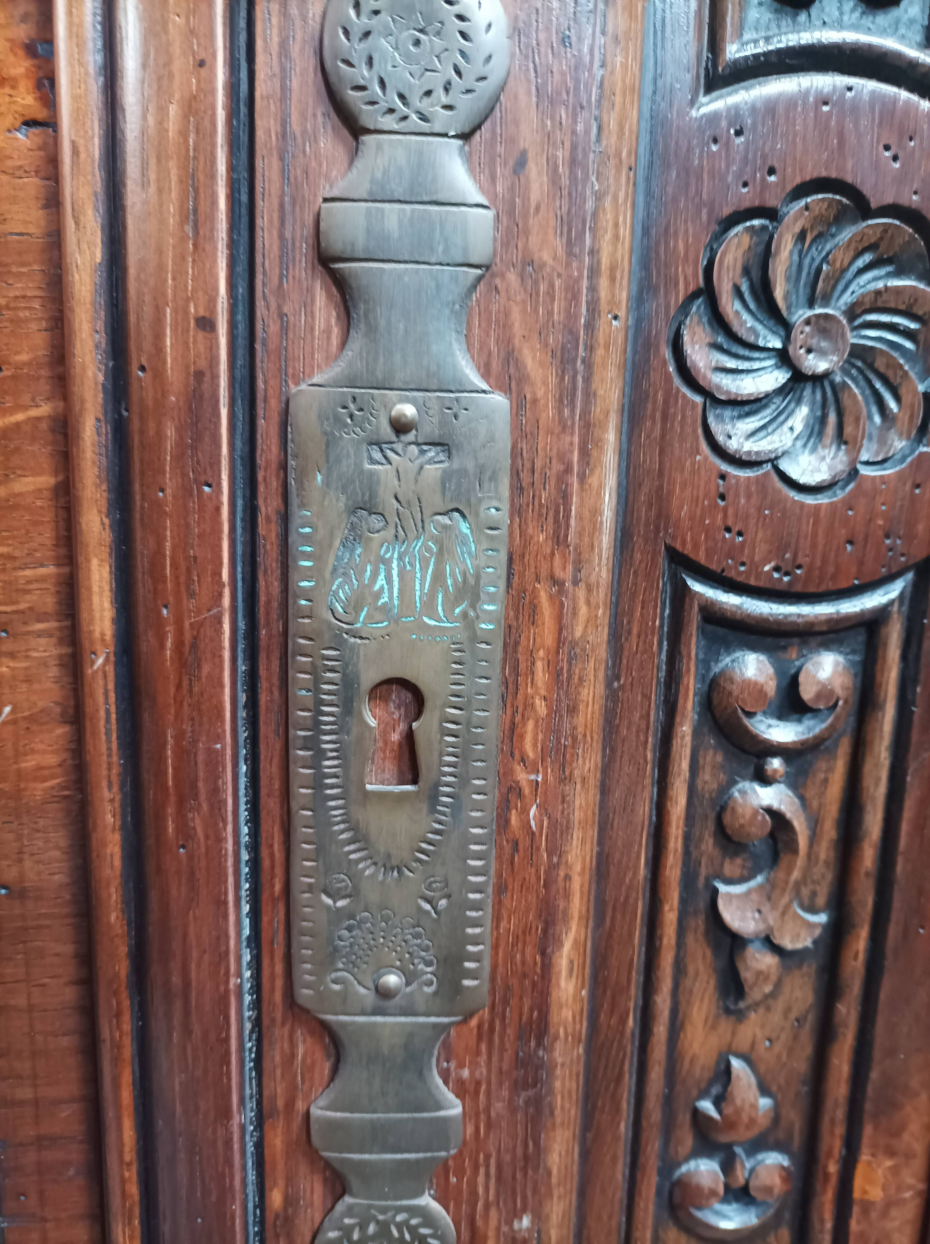 Armoire Rennaise en chêne estampillée Jean Laick Dol de Bretagne | Selency