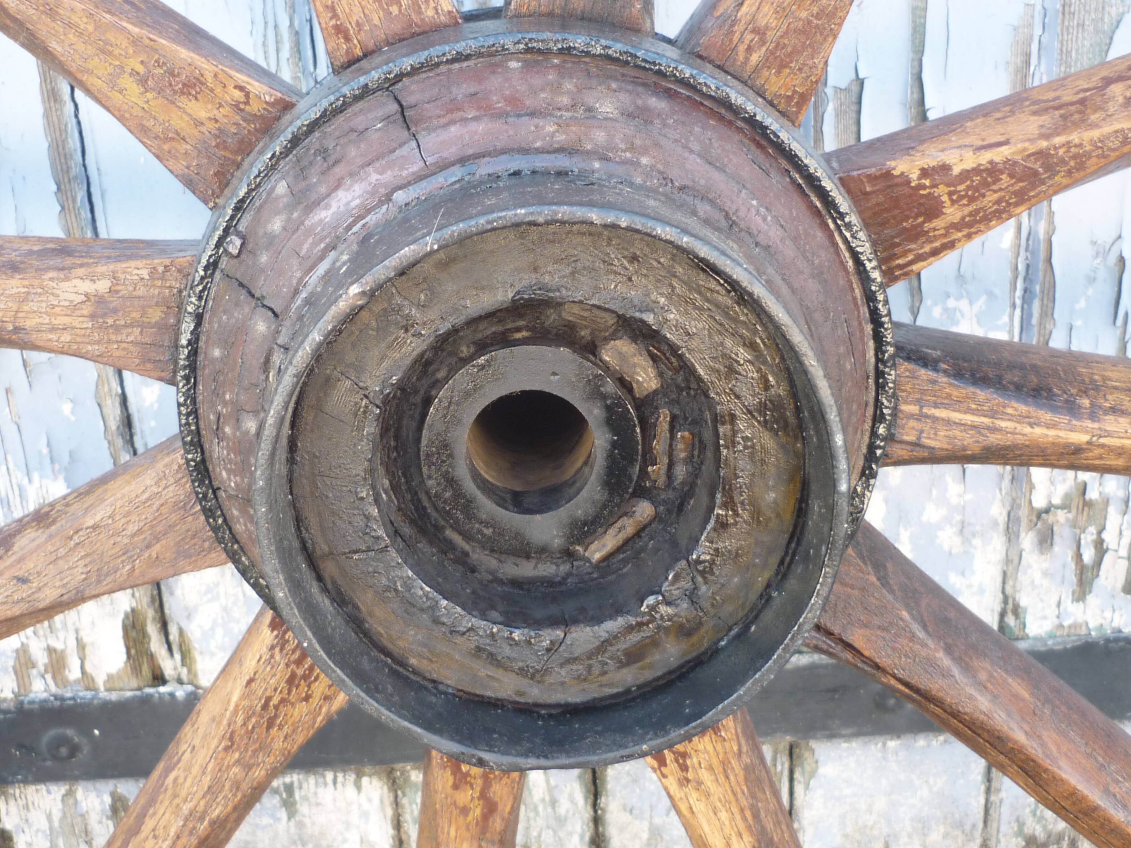 Roue de charette en bois et metal | Selency