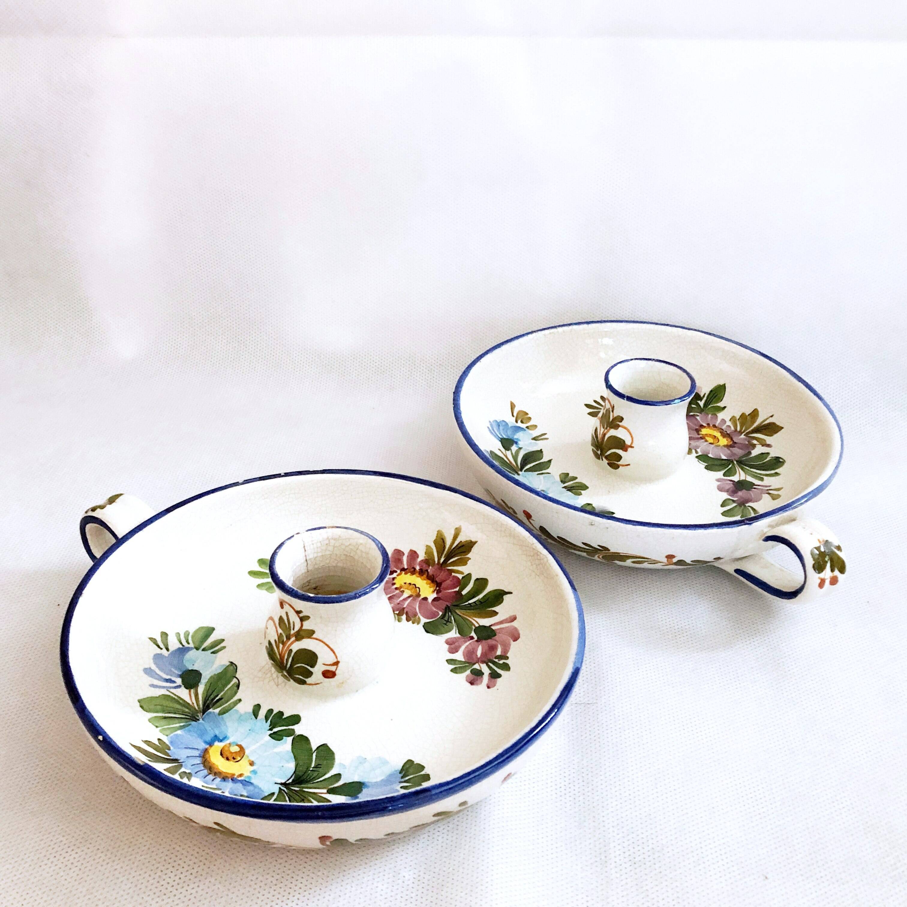 Paire de bougeoirs à main faïence craquelée fait main signée Bassano ...