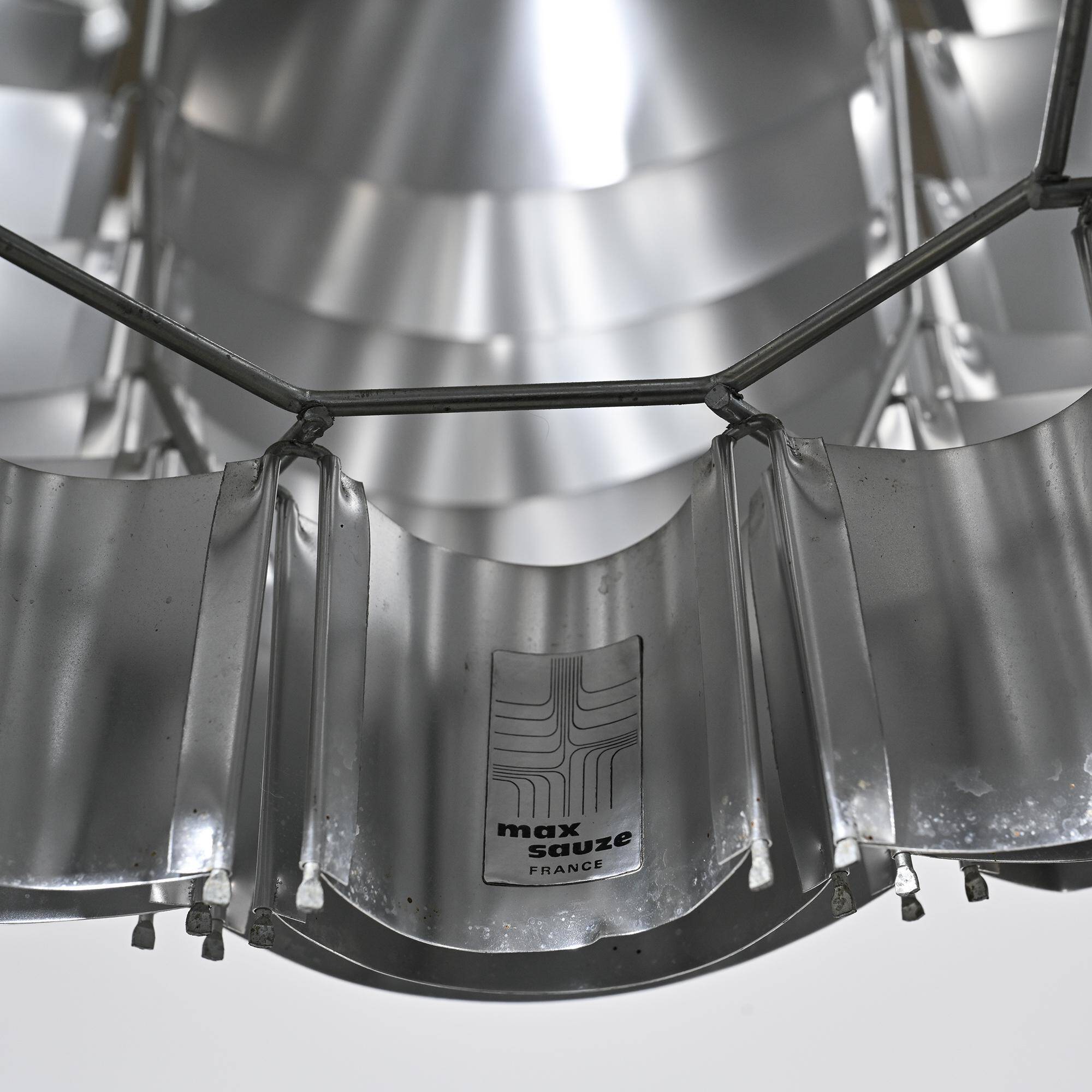 Suspension modèle Orion en aluminium par Max Sauze, France, circa 1970 ...