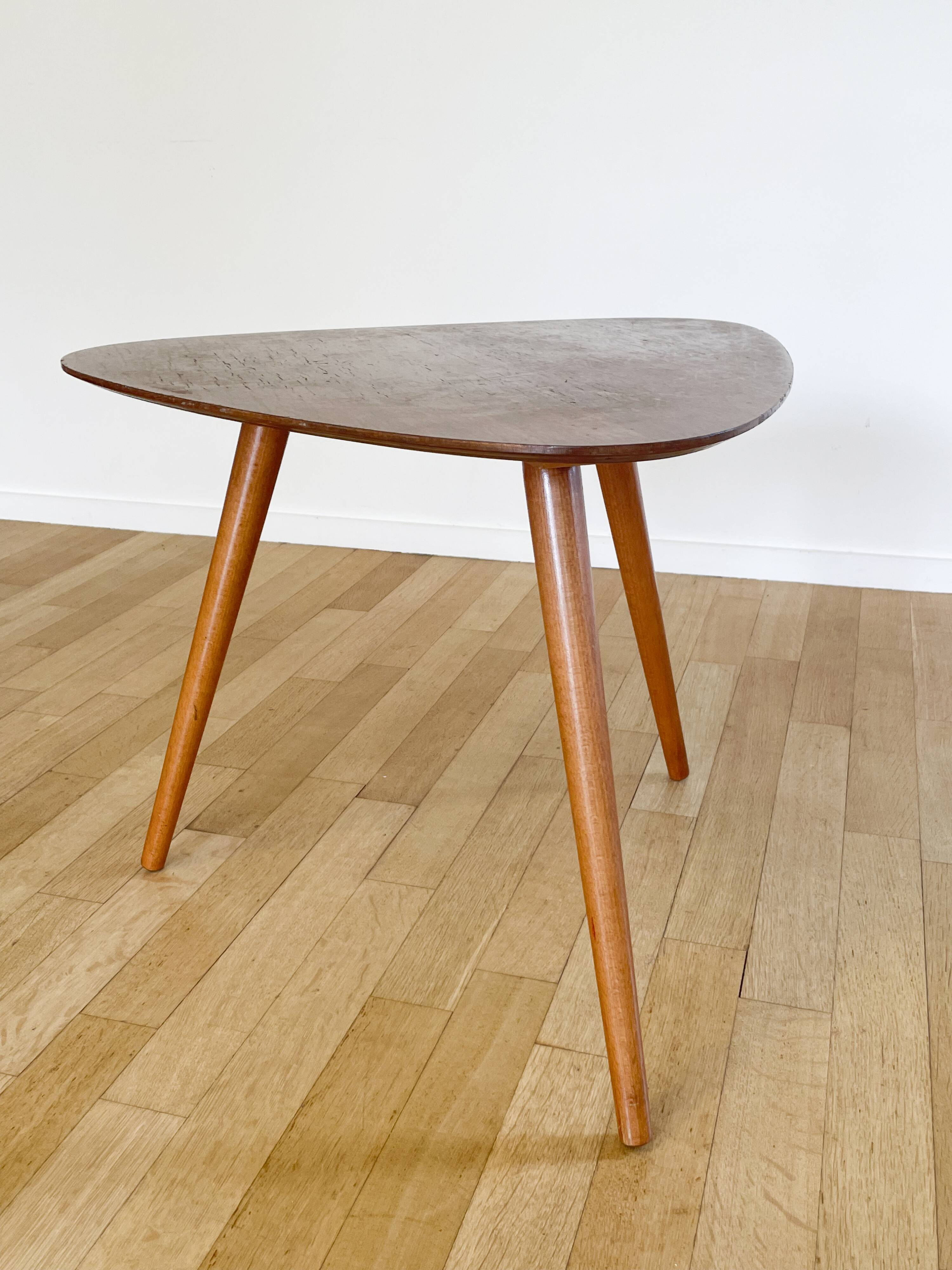Table tripode scandinave, 1960s | Selency